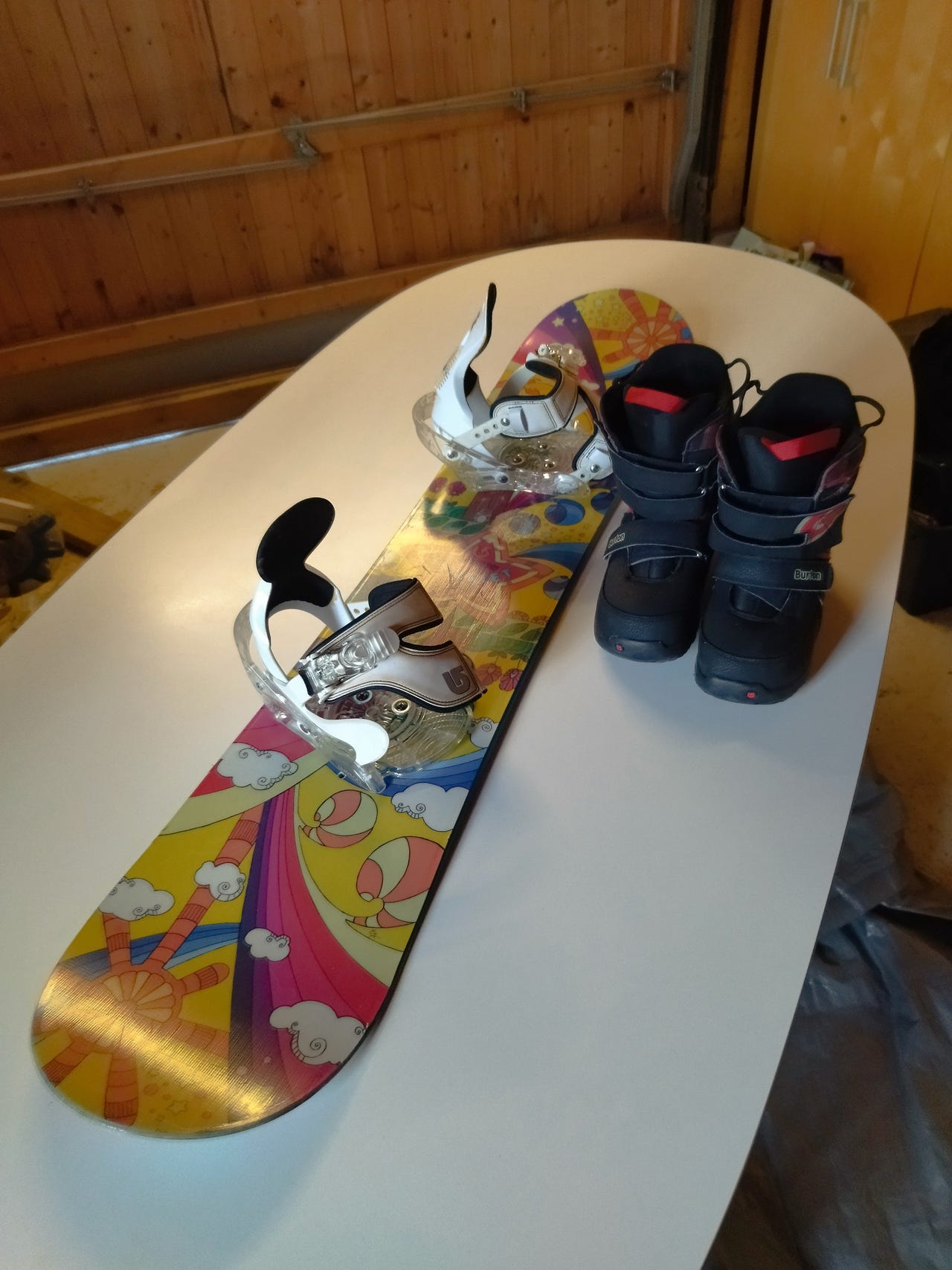 Burton Chicklet Snowboard 130 cm og Burton Grom støvler str 38, svart ...
