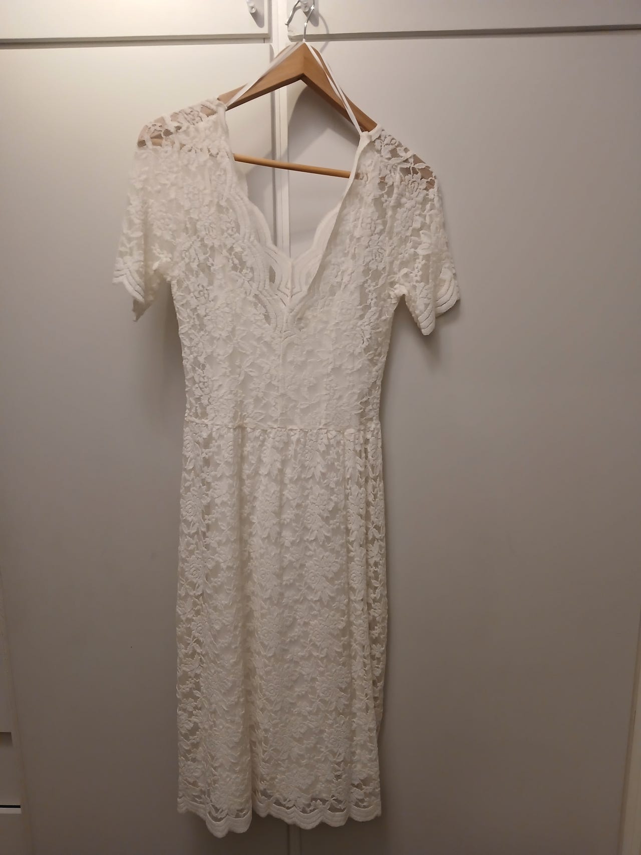 Hvit penkjole m/blonder .OBJECT | FINN-torget