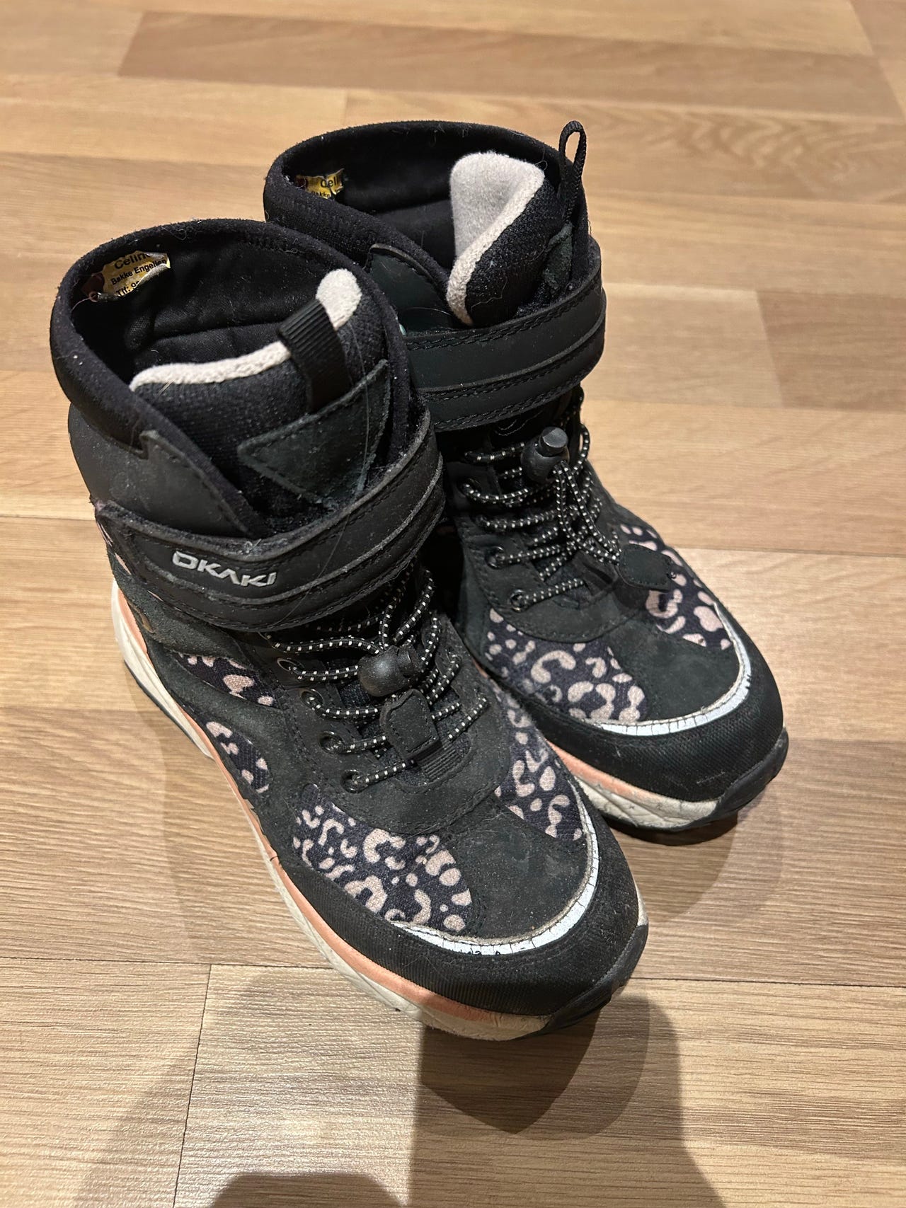 Okaki Barn Vinterstøvler Str 36 Svart med Mønster for Jente | FINN-torget