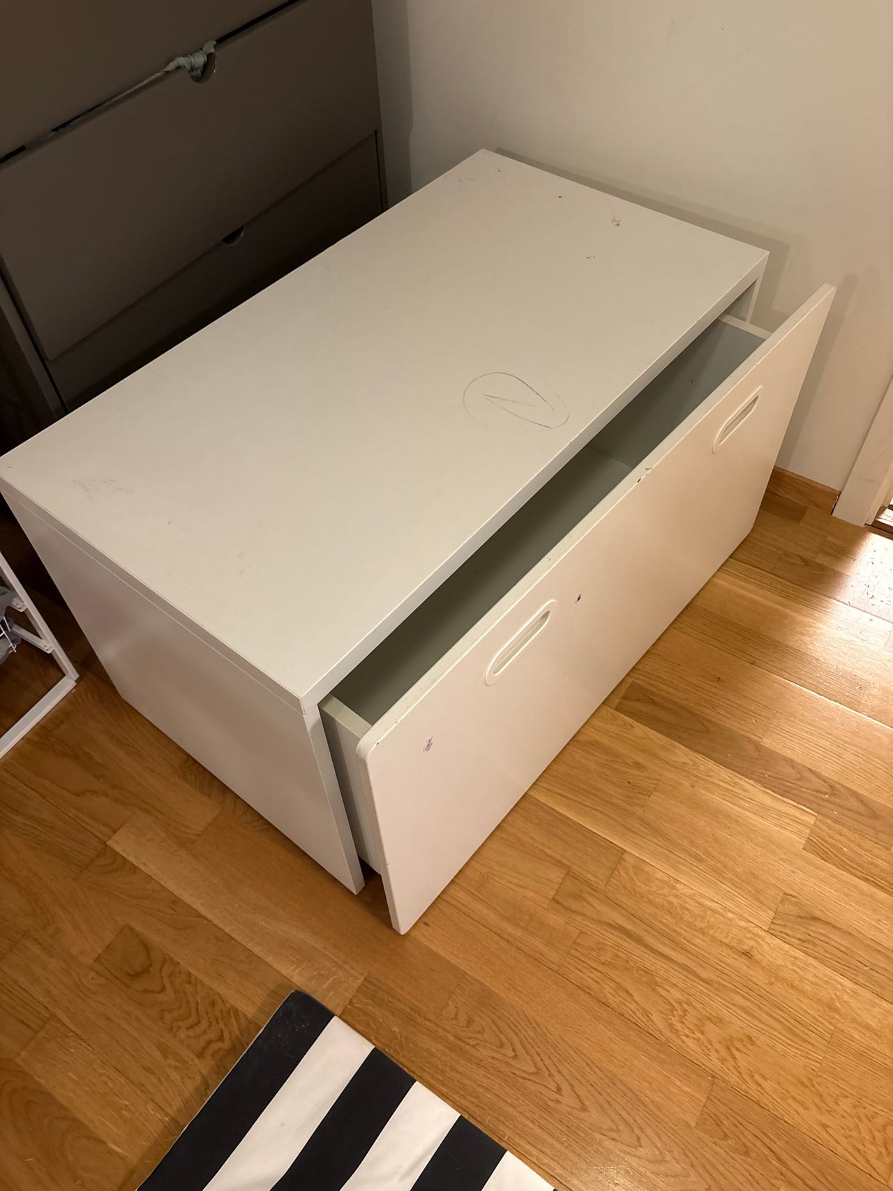 RESERVERT Småstad benk med oppbevaring IKEA | FINN-torget