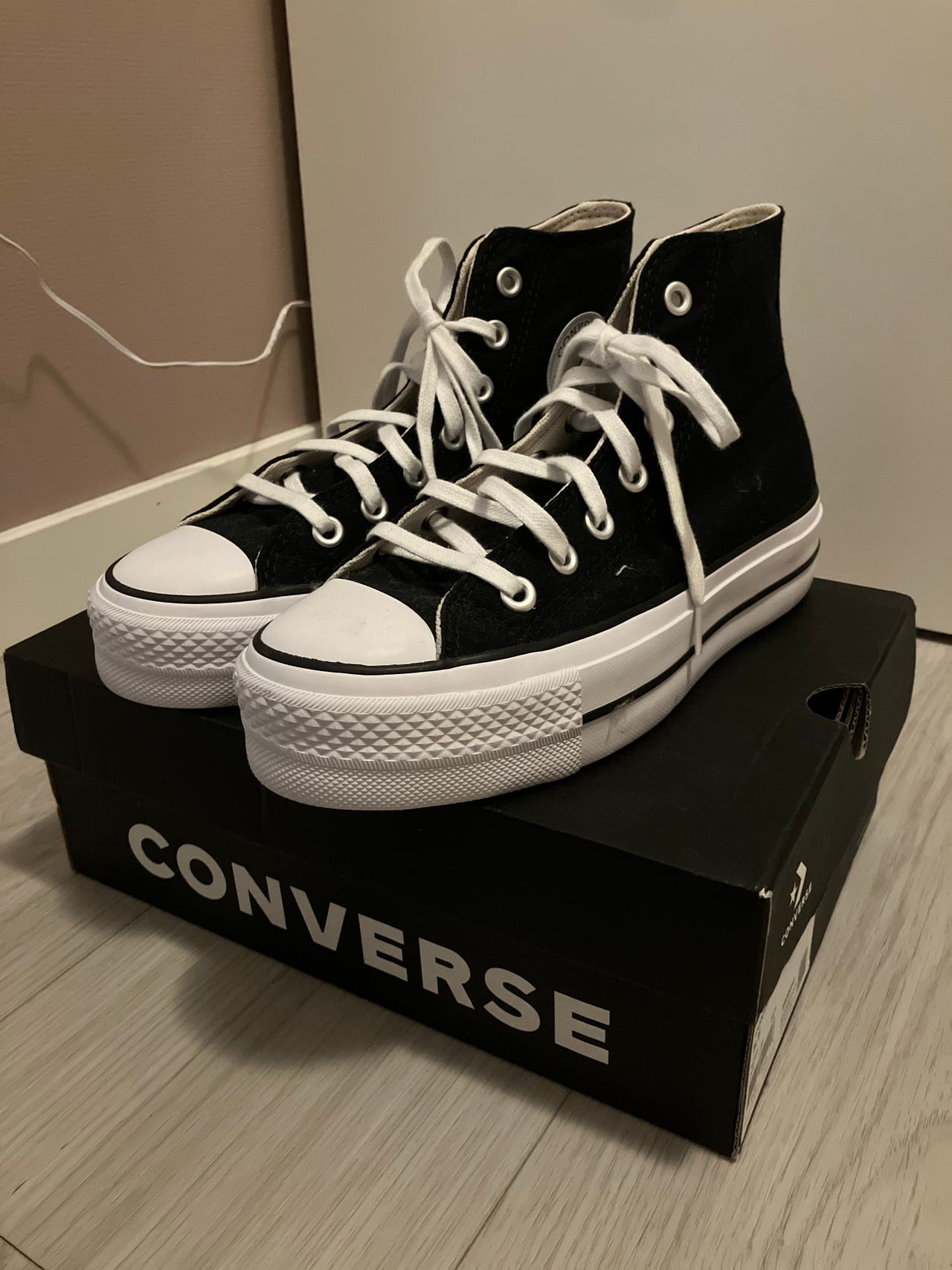 Sorte converse ikke brukt | FINN-torget