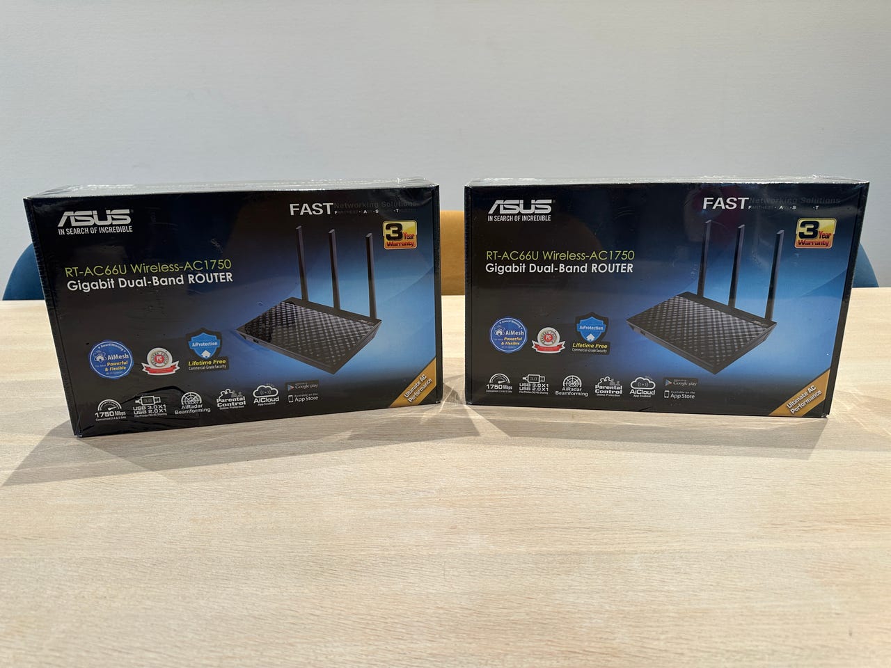2 st. ASUS AC66U Trådløs WiFi ruter AC1750. Dual-Band Gigabit Router ...