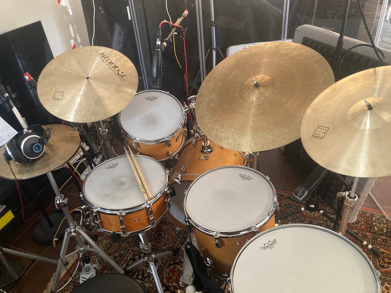 Yamaha Absolute Hybrid Maple Bebop Kit inkl. snare og 16"x15" gulvtam ...