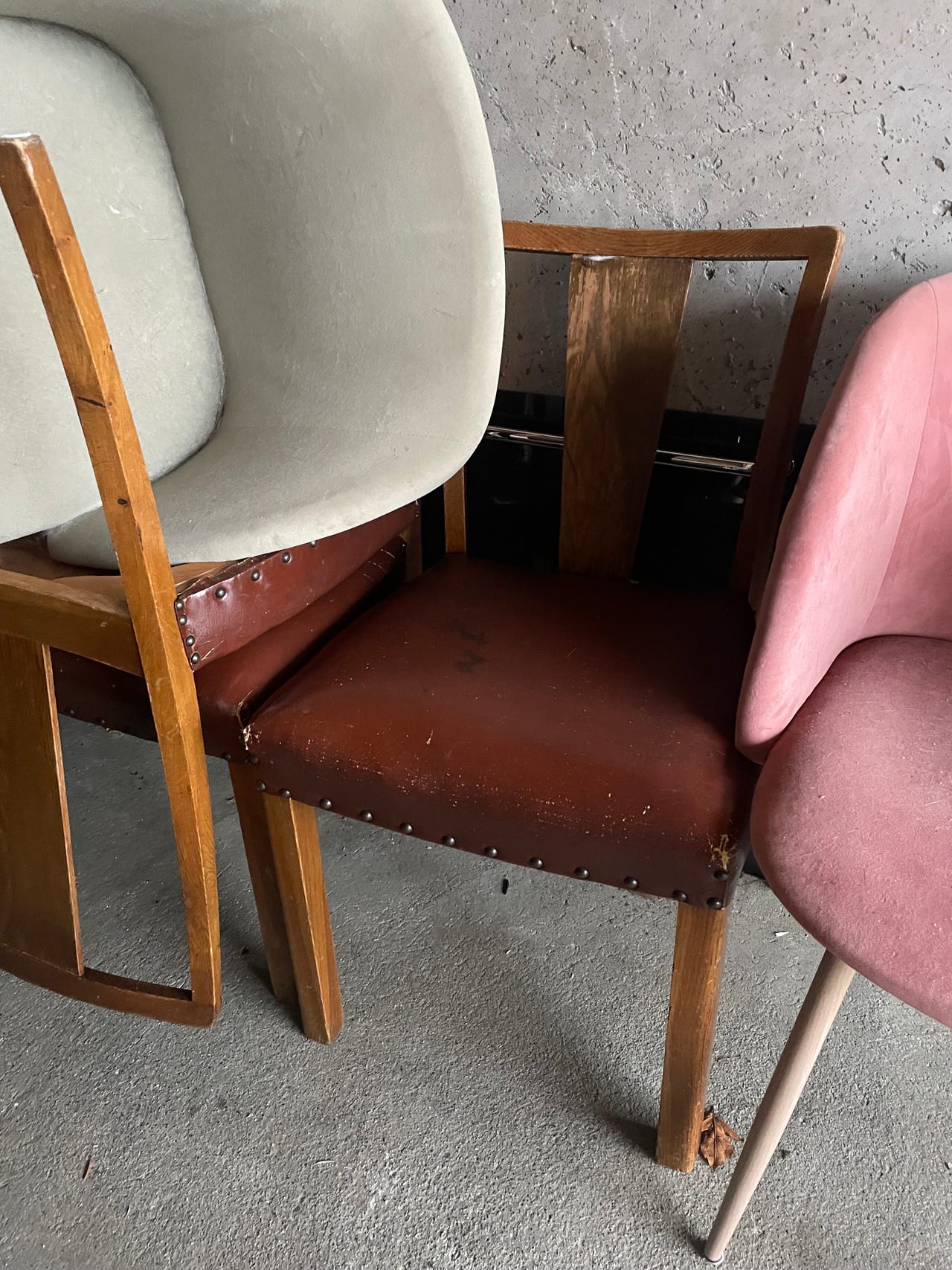 3 stoler i tre gis bort. | FINN-torget