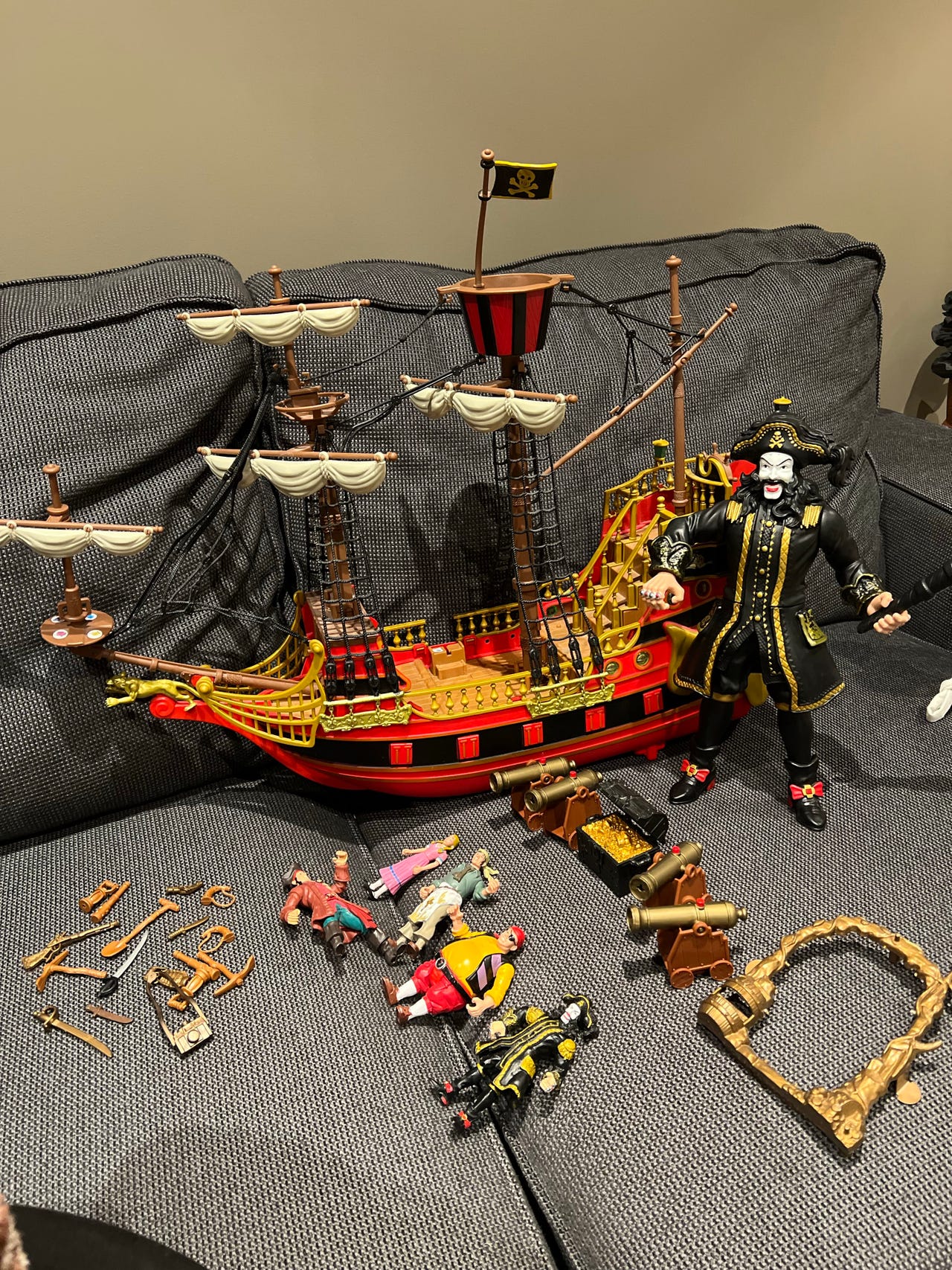 Den sorte dame / kaptein sabeltann med figurer og tilbehør | FINN-torget