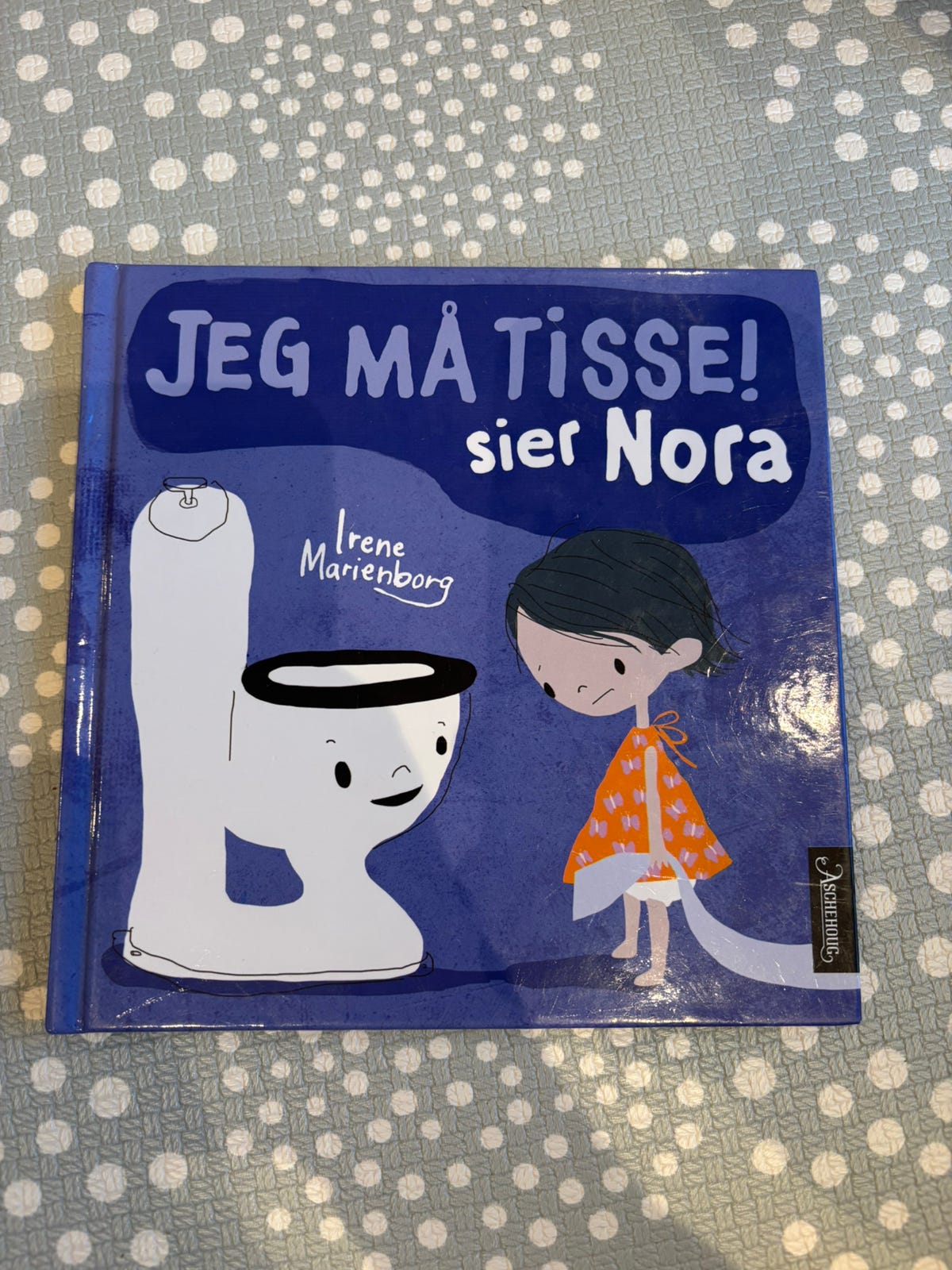 Jeg må tisse! sier Nora av Irene Marienborg | FINN-torget