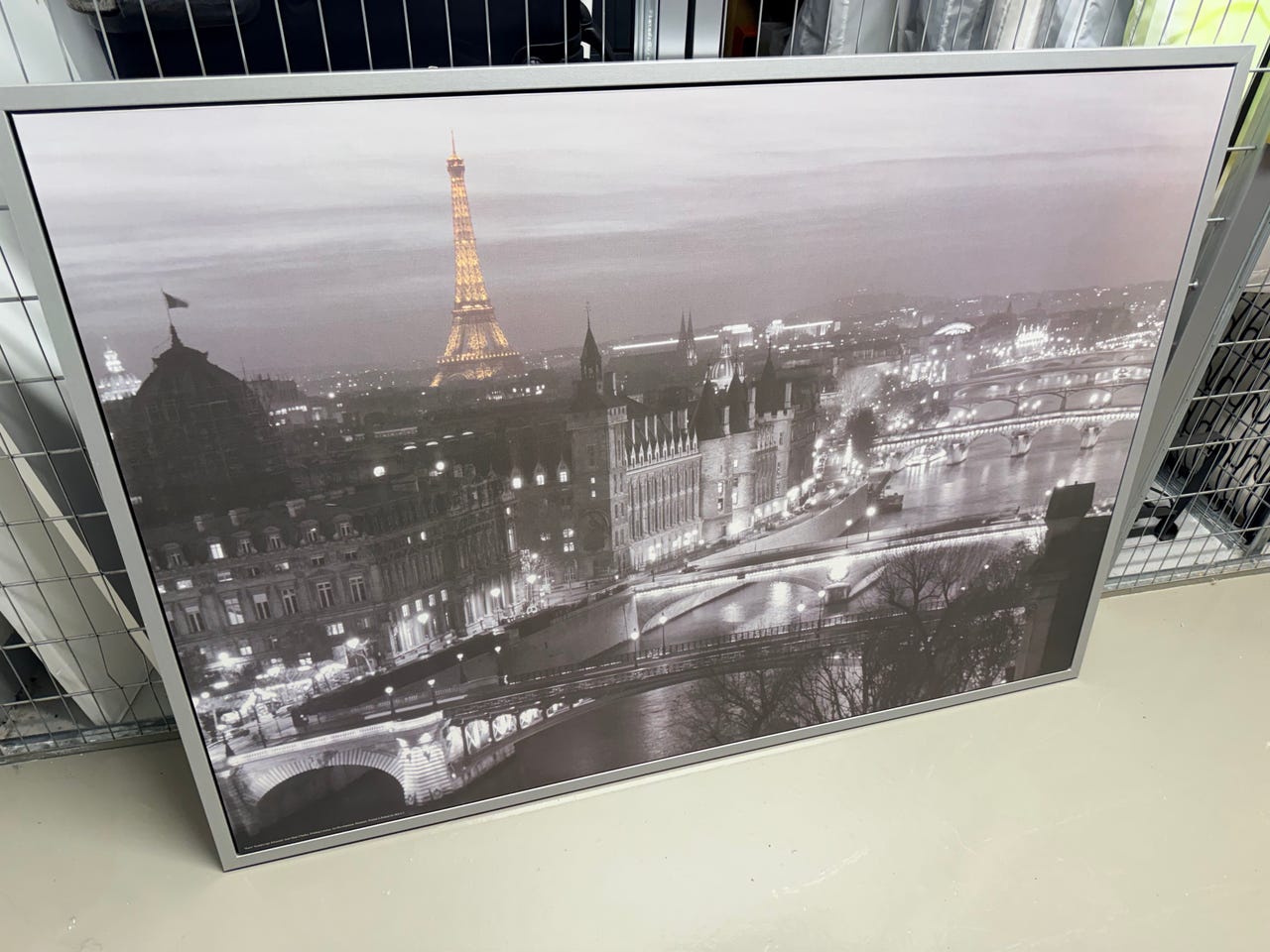 Paris by night - bilde fra IKEA | FINN-torget