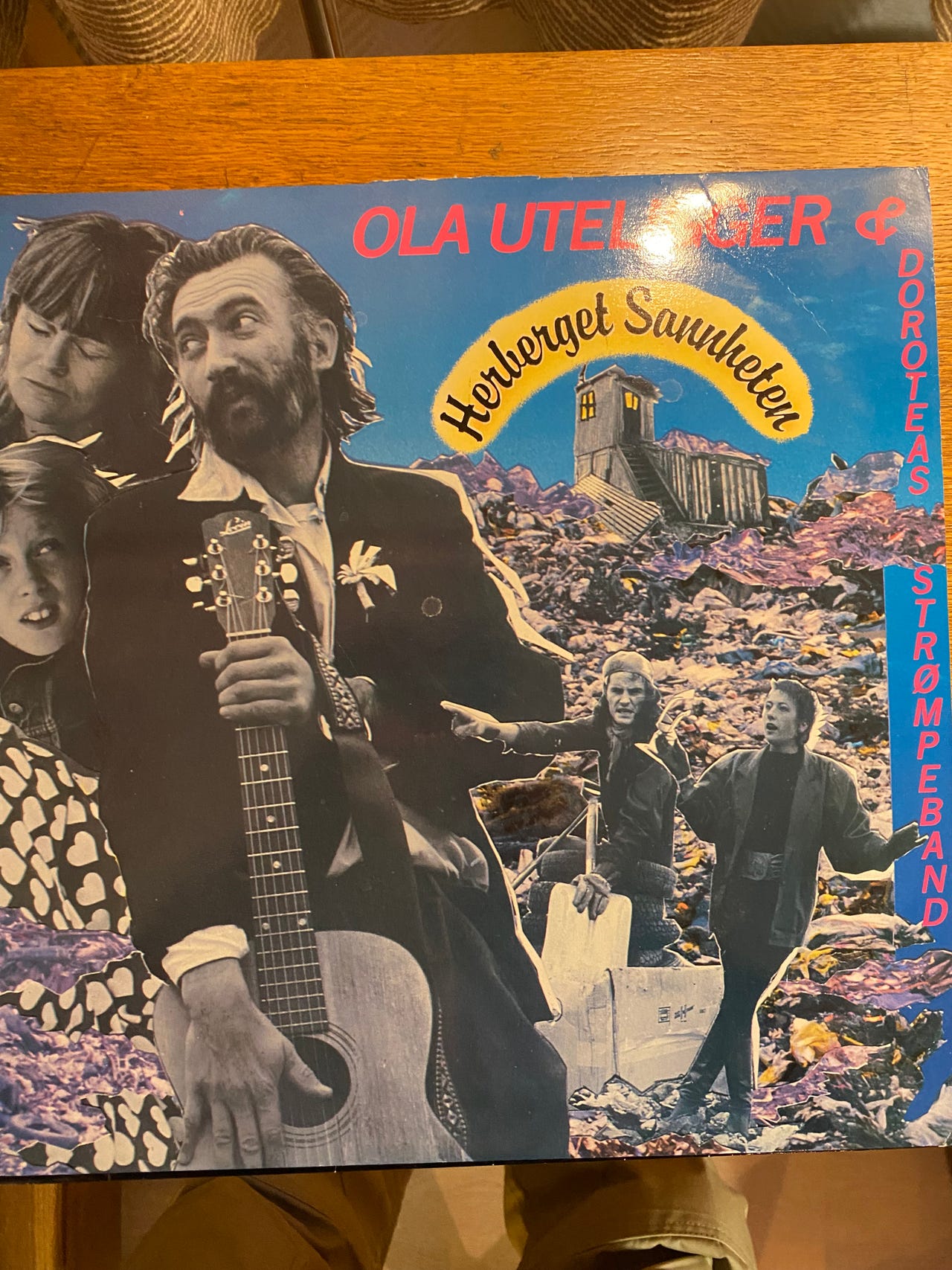 Ola Uteligger & Doroteas Strømpeband - Herberget Sannheten . Vinyl ...
