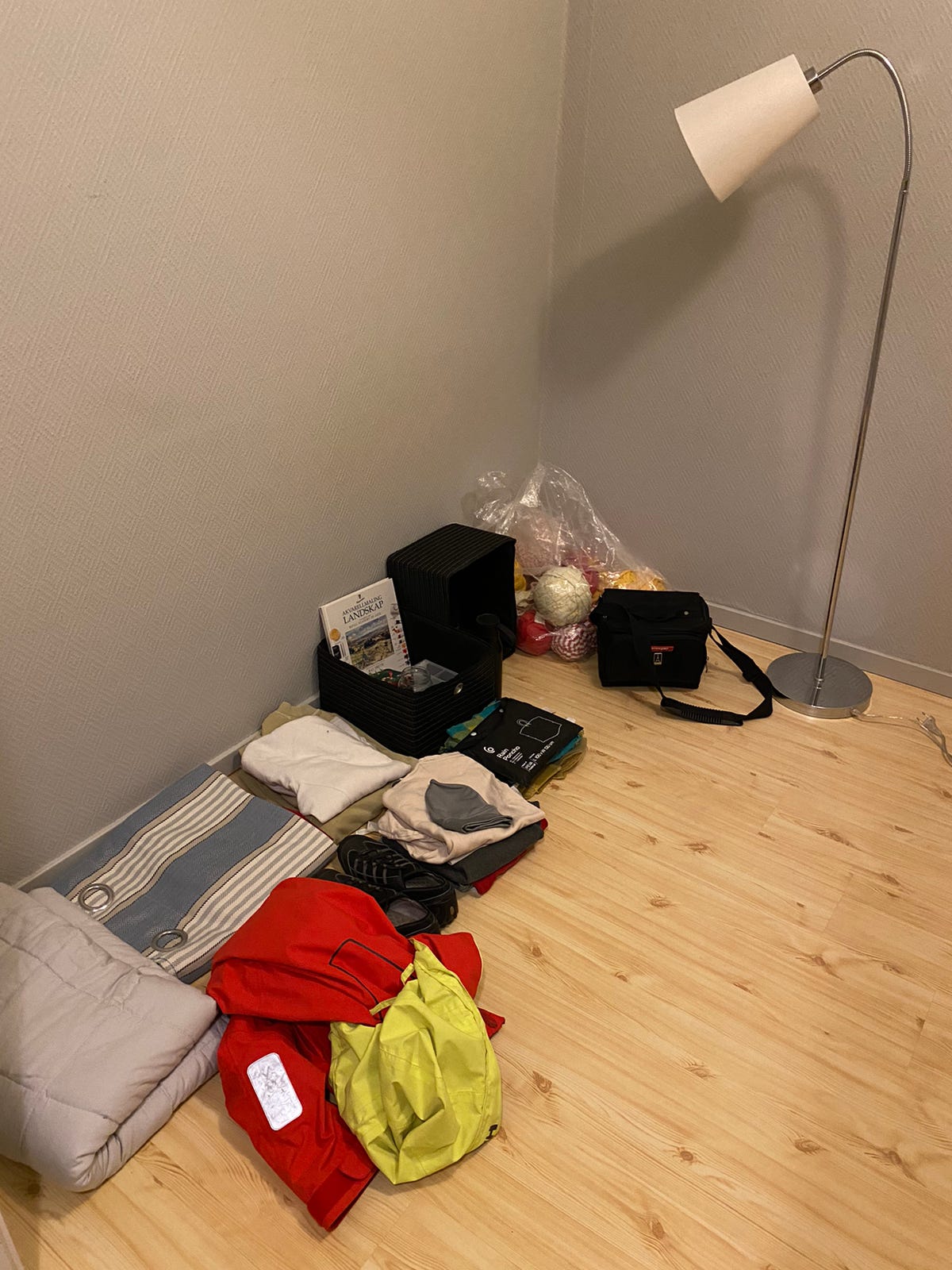 Ting og tang. Må bort i kveld/i morgen tidlig | FINN-torget