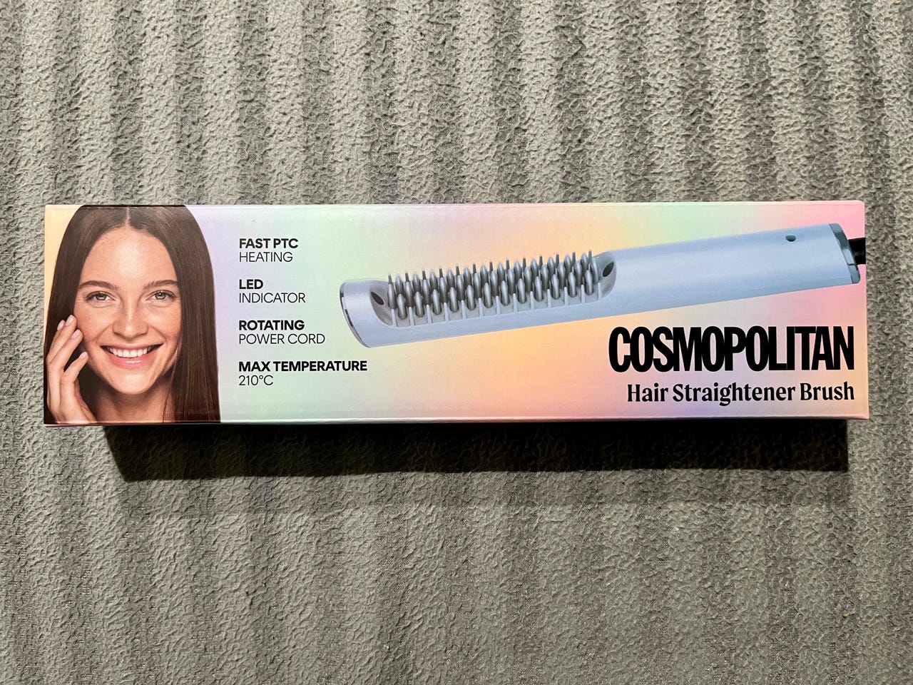Cosmopolitan hair straightener brush | FINN-torget