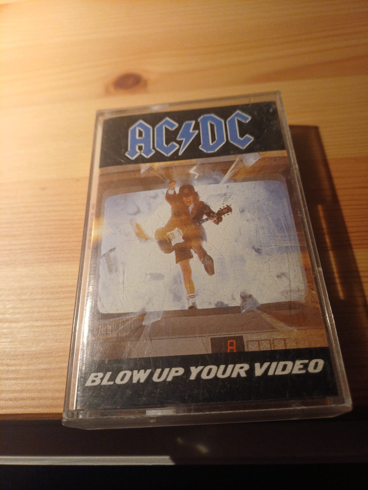 Selger AC/DC - Blow Up Your Video Kassett | FINN-torget