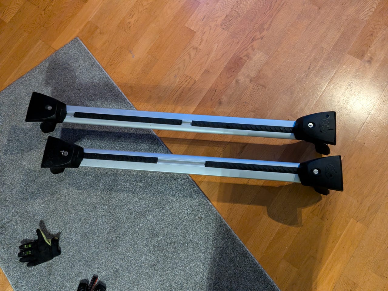 Toyota Takstativ for bil | FINN-torget