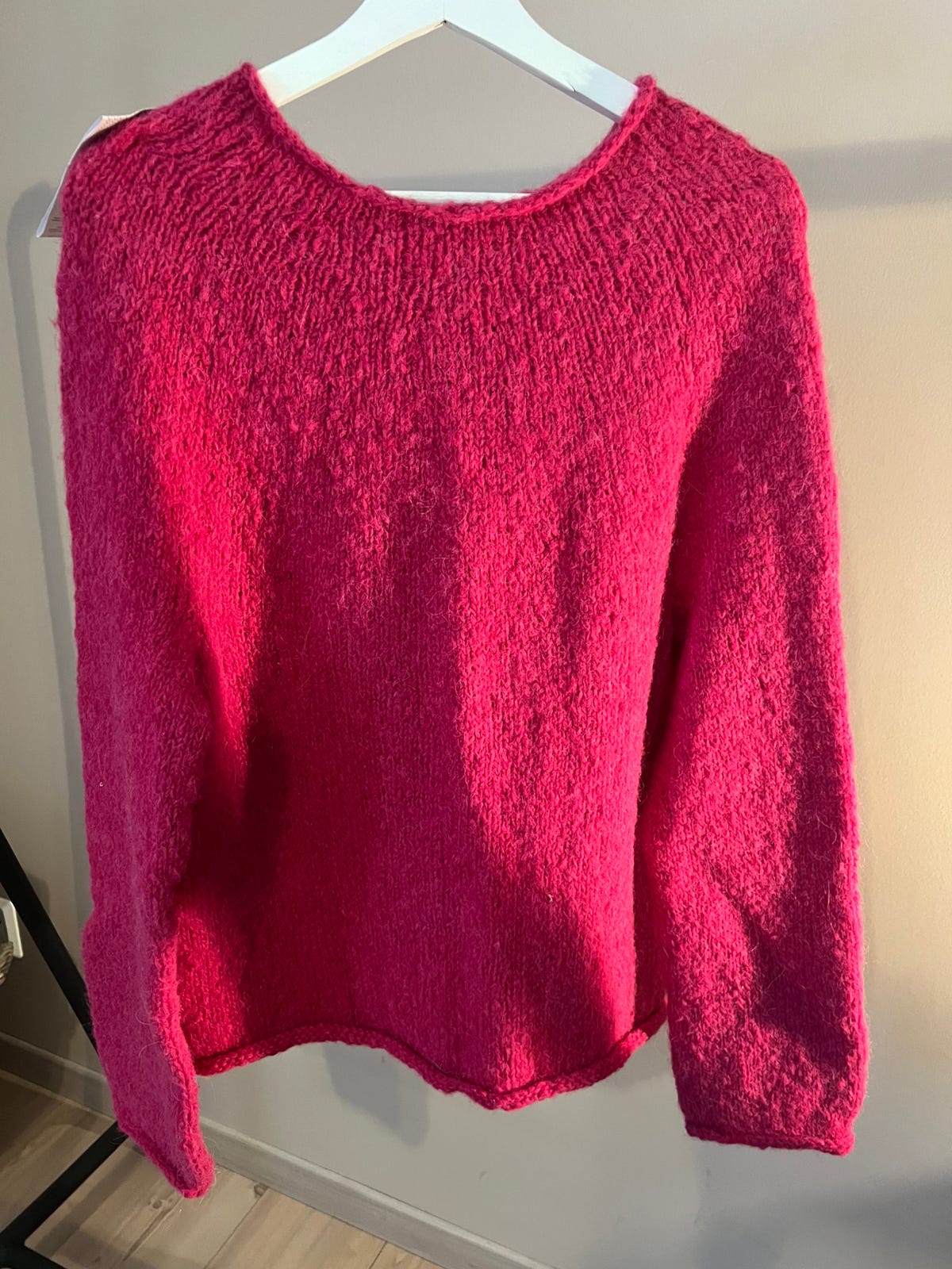 Sjokk rosa alpakka genser | FINN-torget