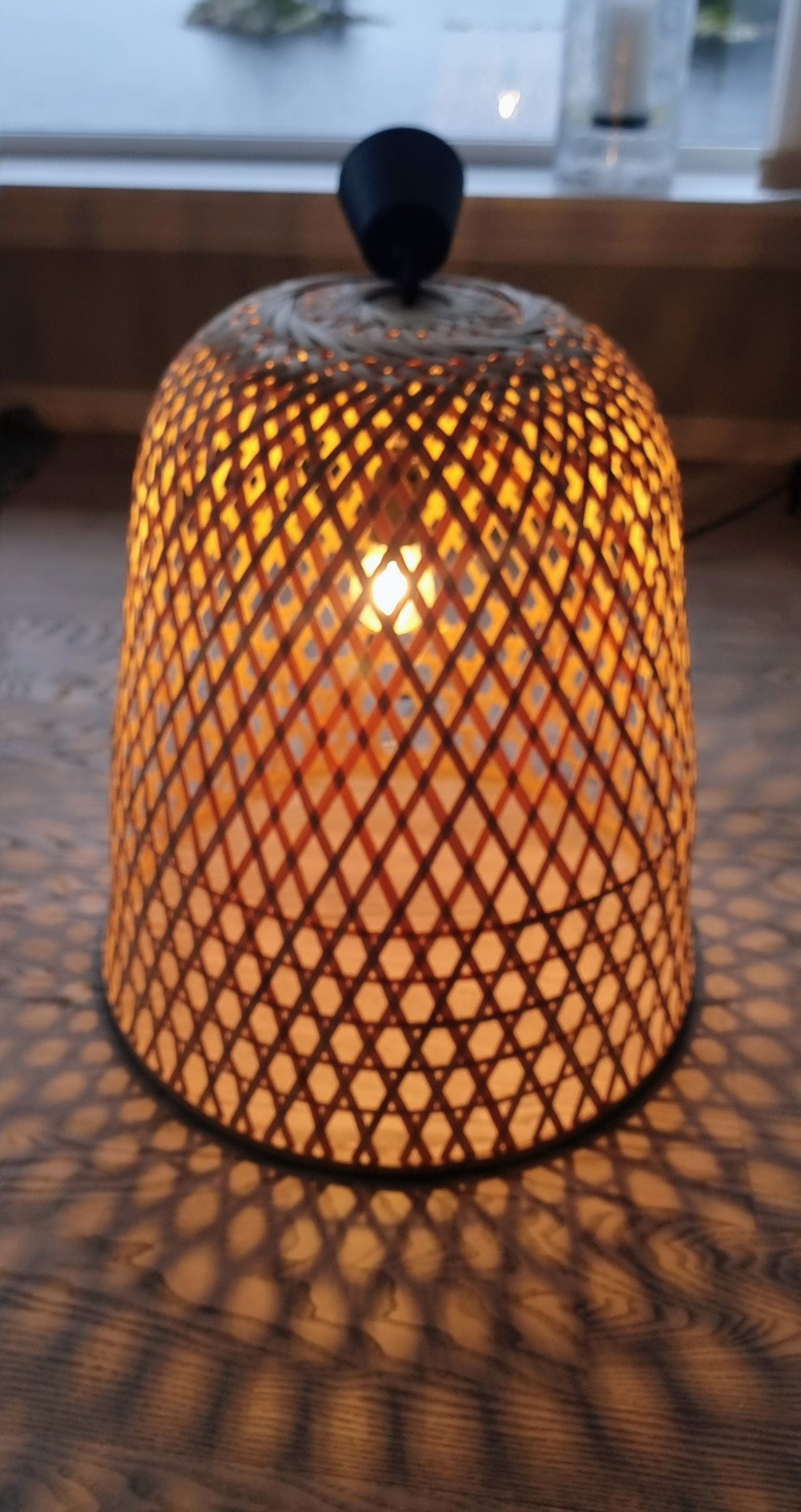 Stor taklampe i rotting | FINN-torget