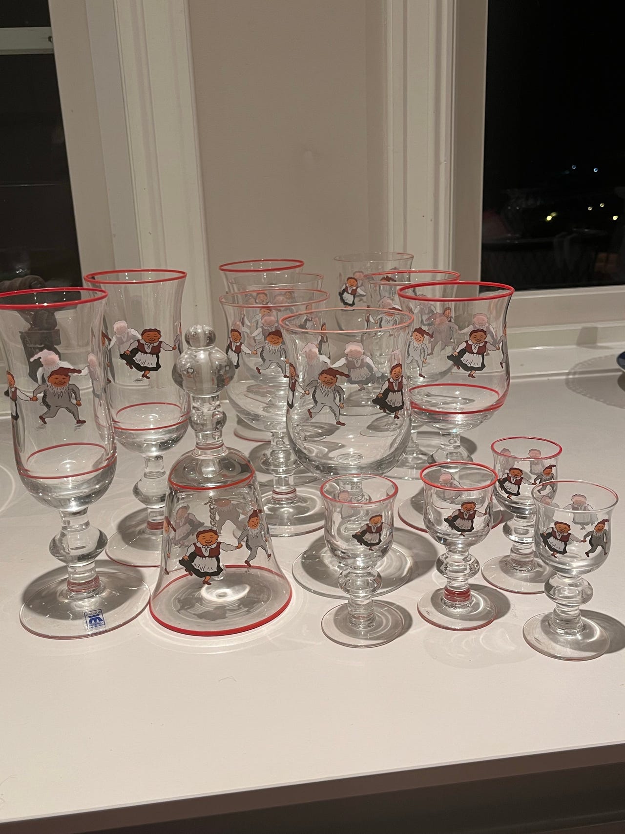 Magnor Glassverk glassservise med dekor | FINN-torget