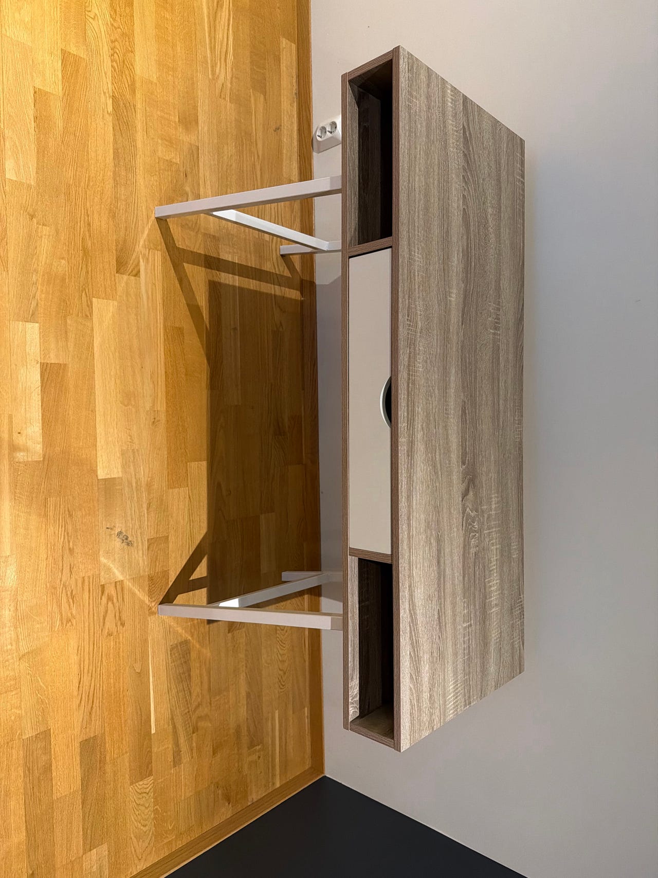 Jysk skrivebord / pc bord selges | FINN-torget