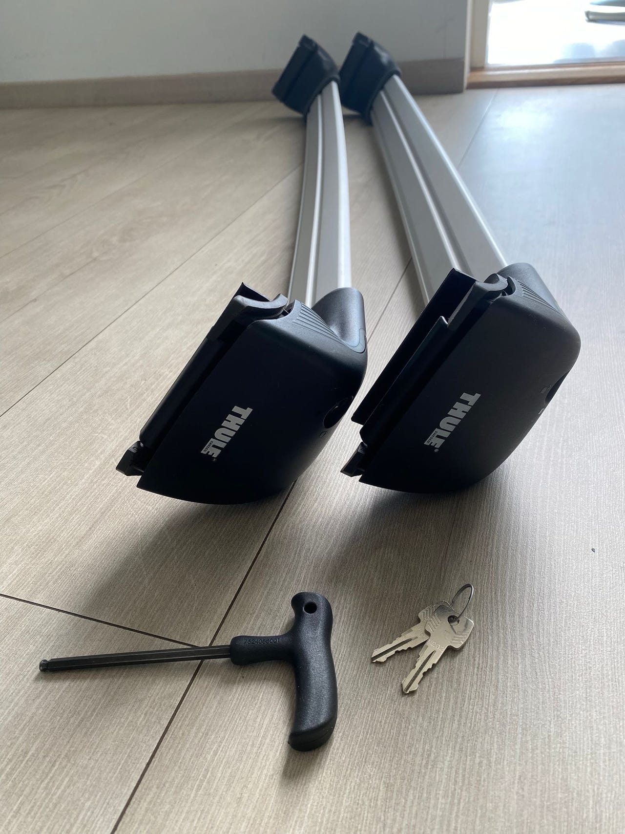 Thule WingBar Edge Skoda Enyaq, ID4, ID7, Q4 E-tron, Passat Alltrack ...
