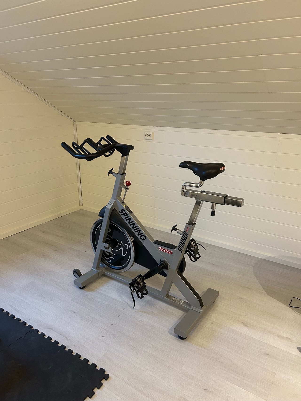 Spinning Sykkel treningssykkel grå | FINN-torget