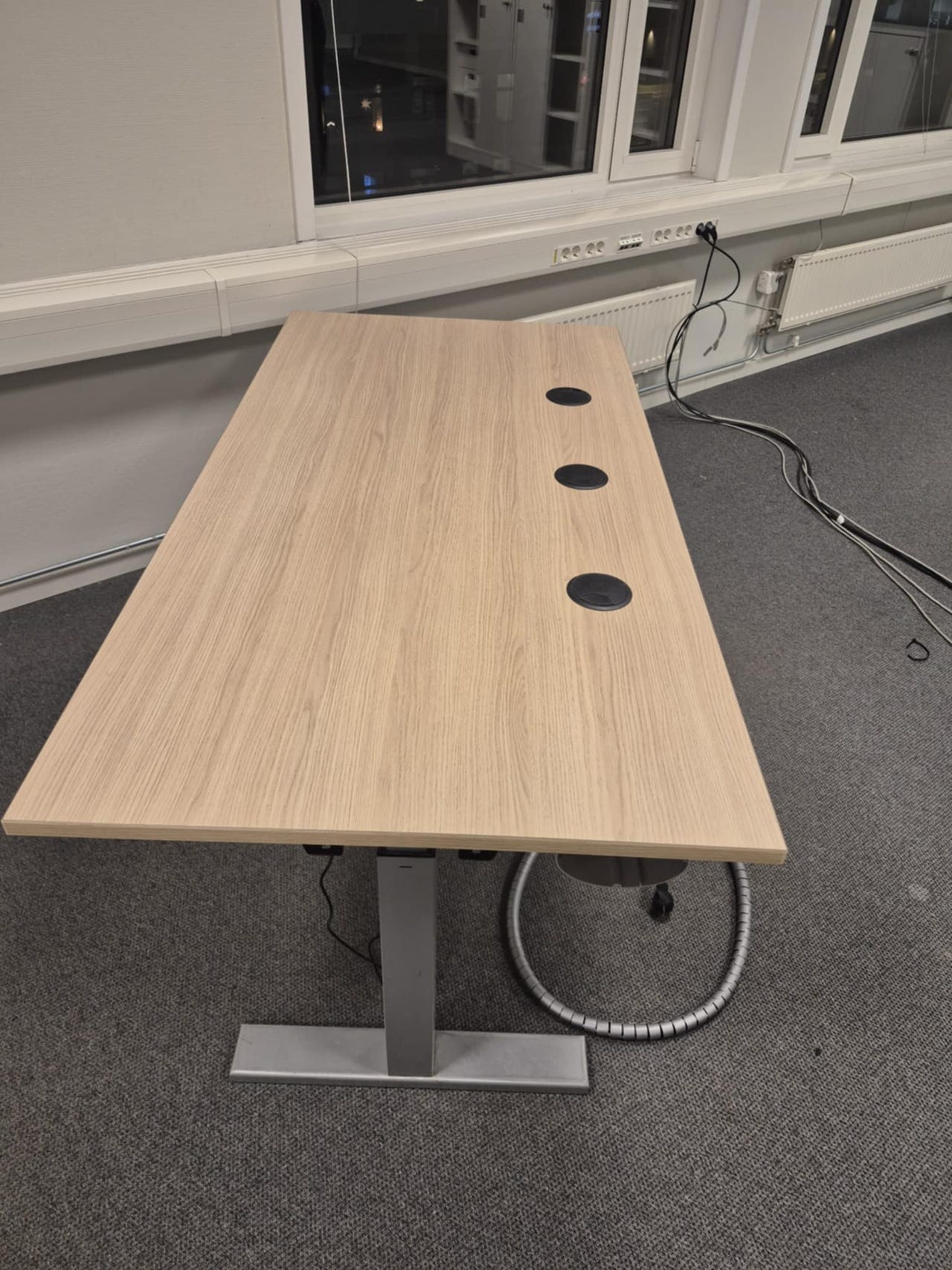 Duba B8 hev- senk kontorpult 140 x 80 cm | FINN-torget