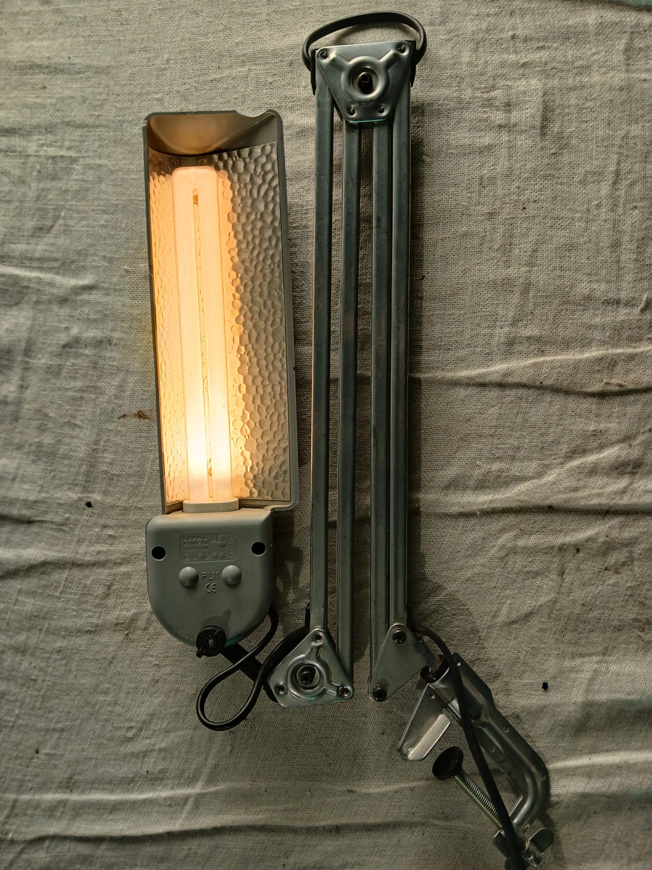 Lival Asymmetria PL11 skrivebordslampe 11W Finland – armatur m/klemme ...