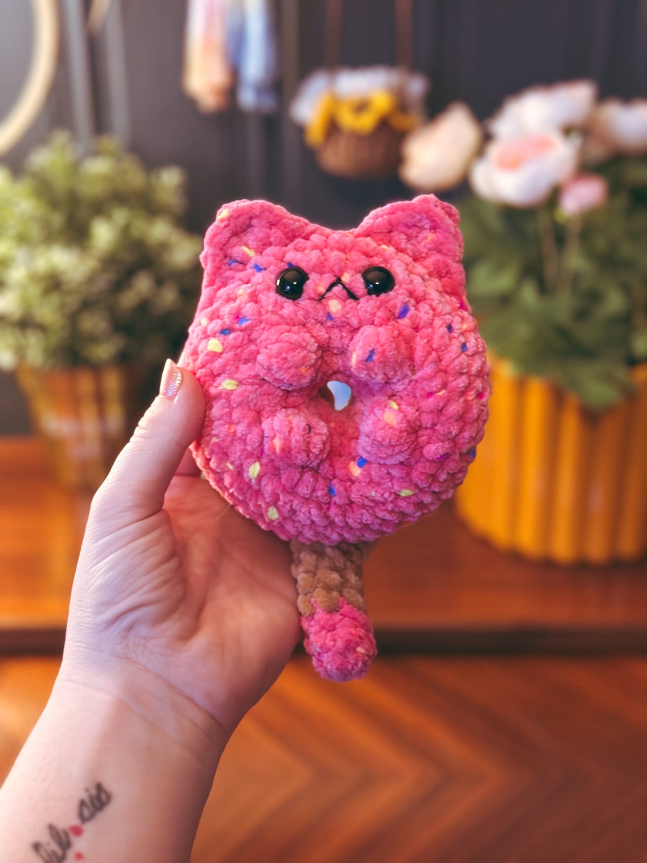 Donut Cat Plushie | FINN-torget