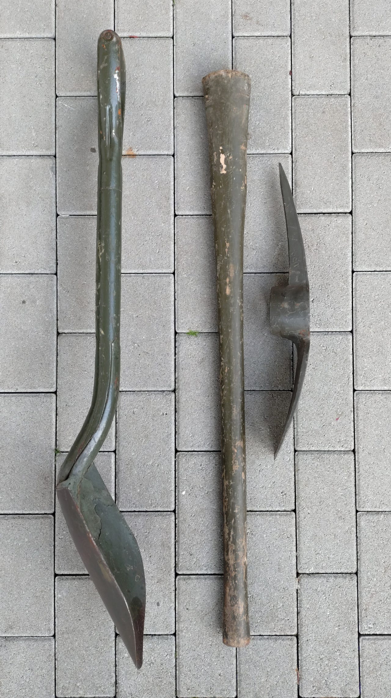 Militær hakke og spade. | FINN-torget