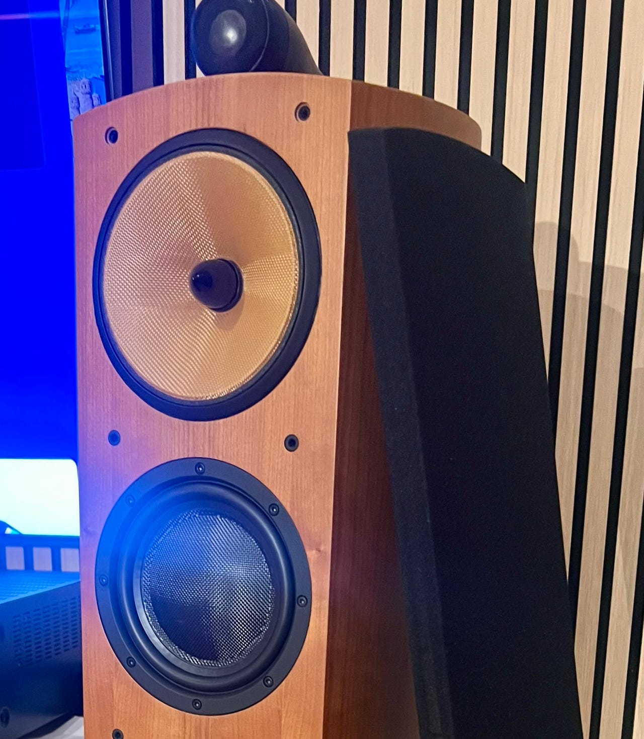 Bowers & Wilkins 804 Nautilus gulvhøyttaler i tre finish | FINN-torget