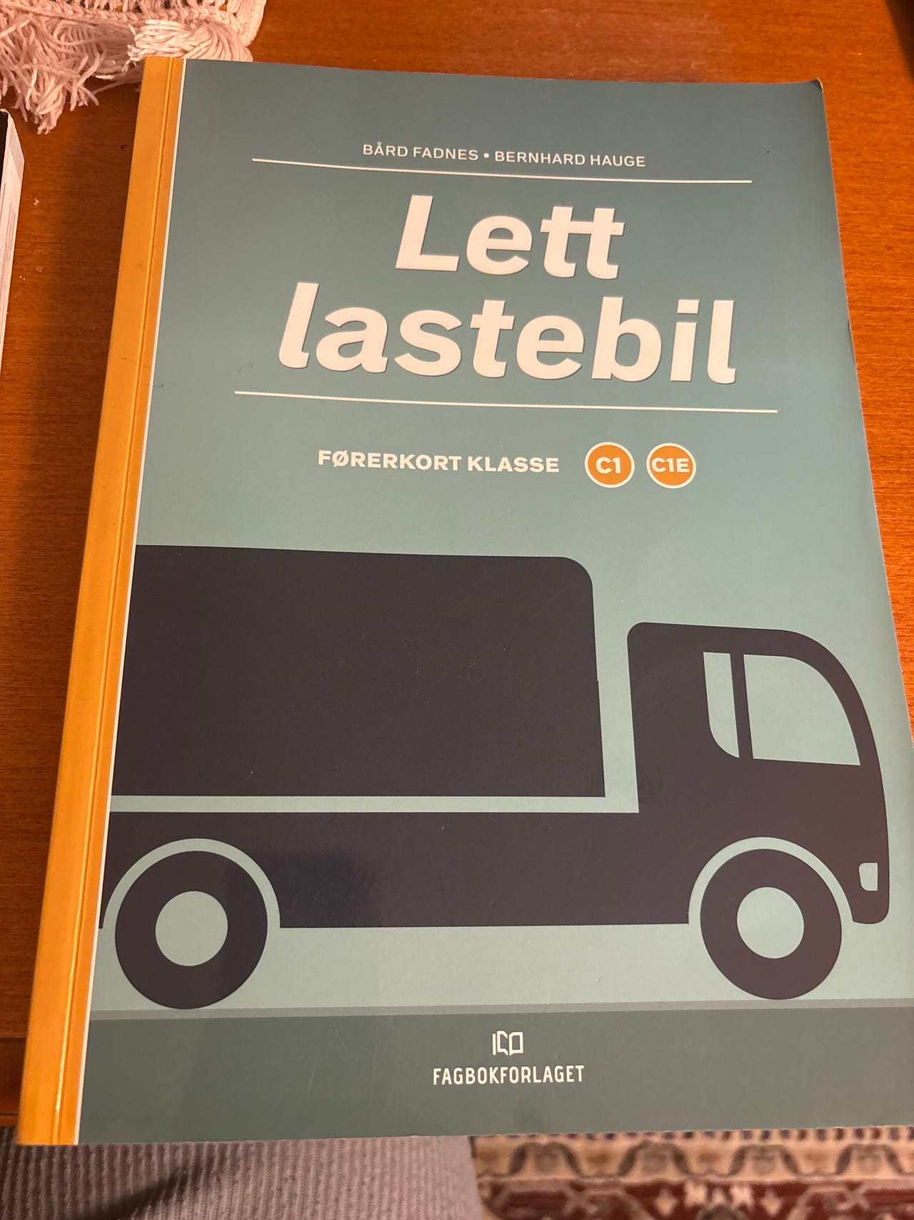 Lett lastebil Førerkort klasse C1 og C1E | FINN-torget