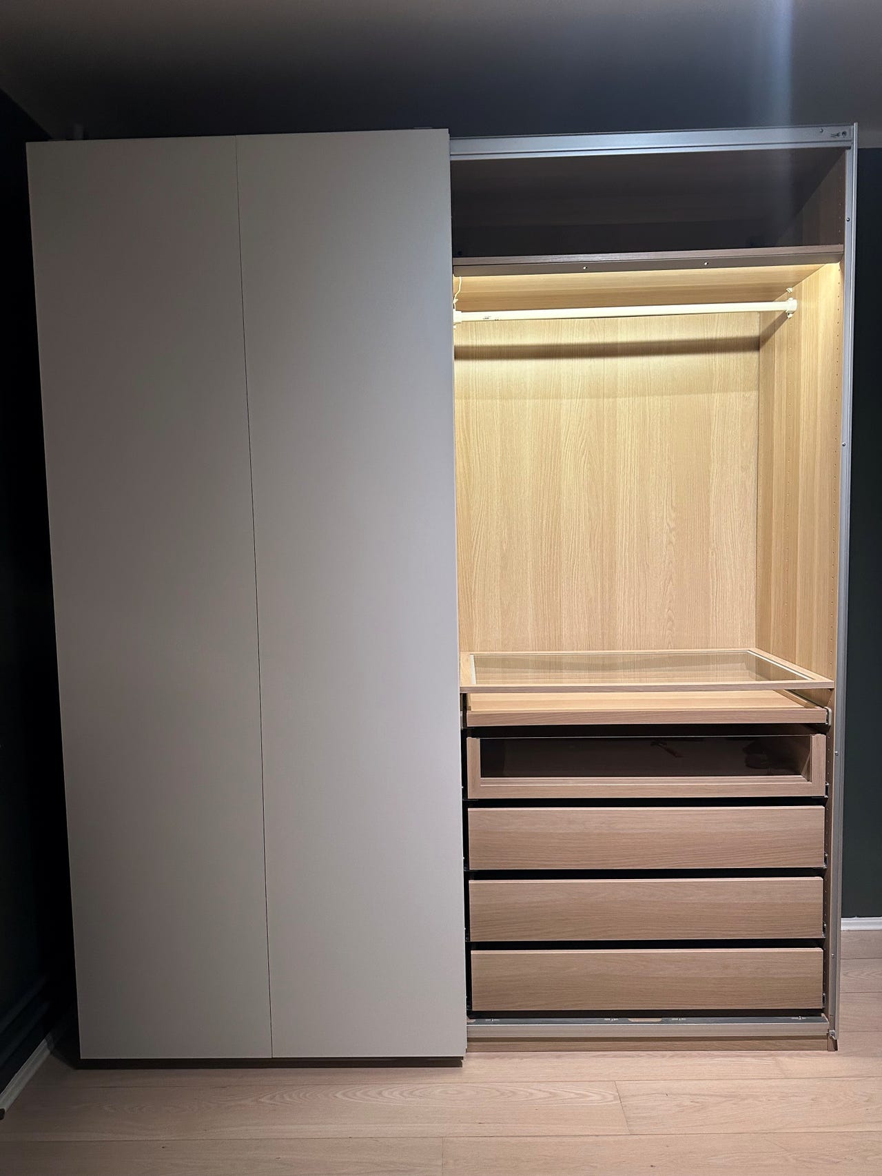 IKEA Pax garderobe med full innredning | FINN-torget