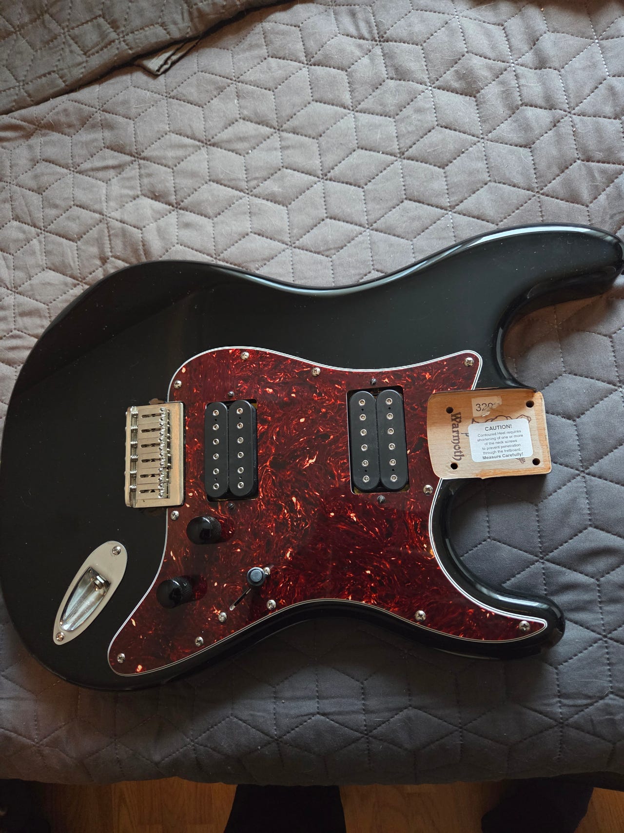 Warmoth kropp med Dimarzio super distortion | FINN-torget