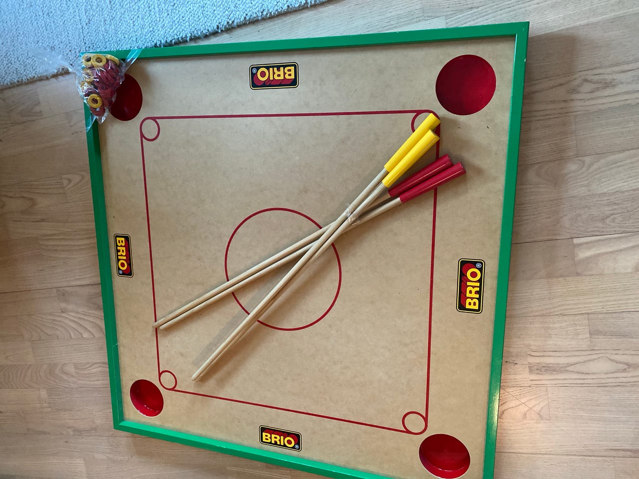 Brio brettspill i tre med kuler og pinner | FINN-torget