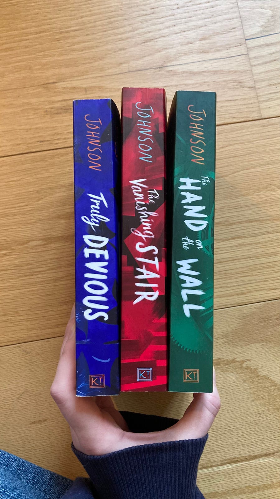 Truly devious serien av Maureen Johnson | FINN-torget