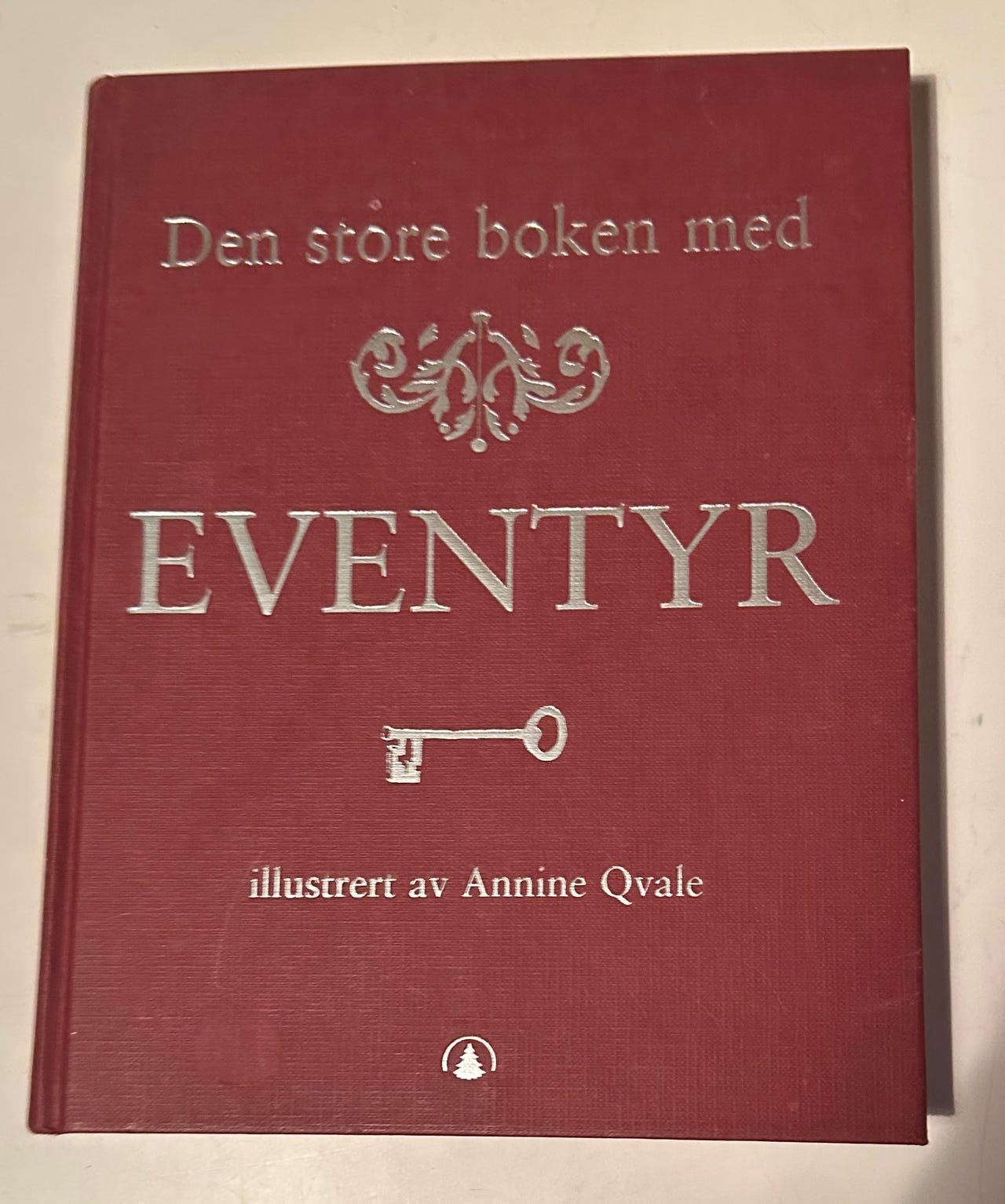 Den store boken med eventyr. Meget vakkert illustrert. 294 sider ...