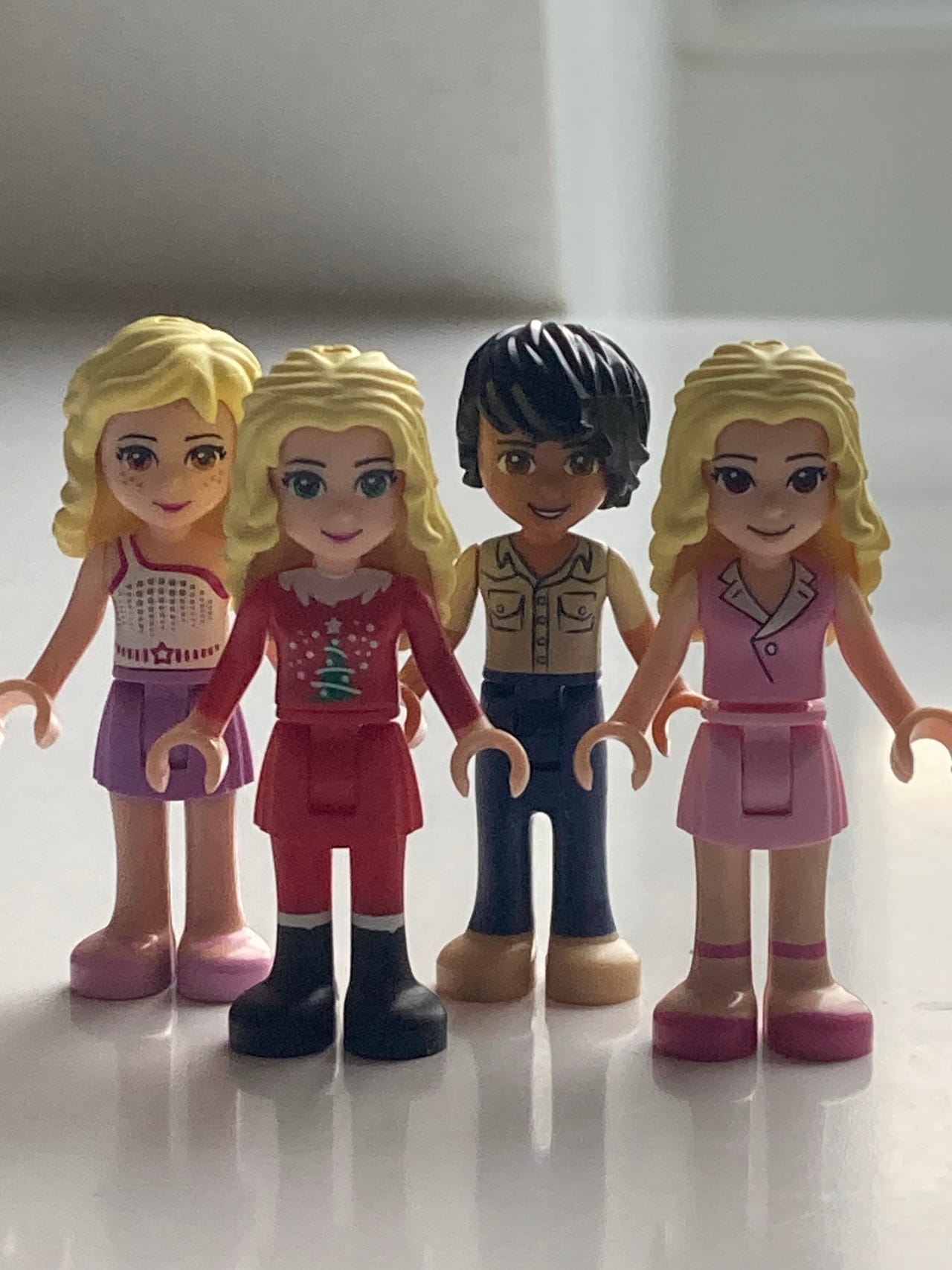 Lego Friends Marie, Christine, Matthew og Naya | FINN-torget