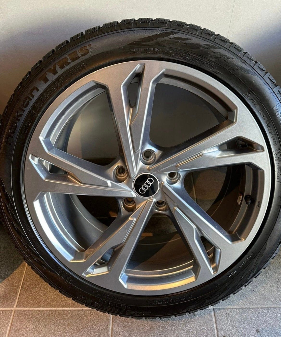 Audi RS GT 20" felger med Nokian Hakkapeliitta R3 | FINN-torget