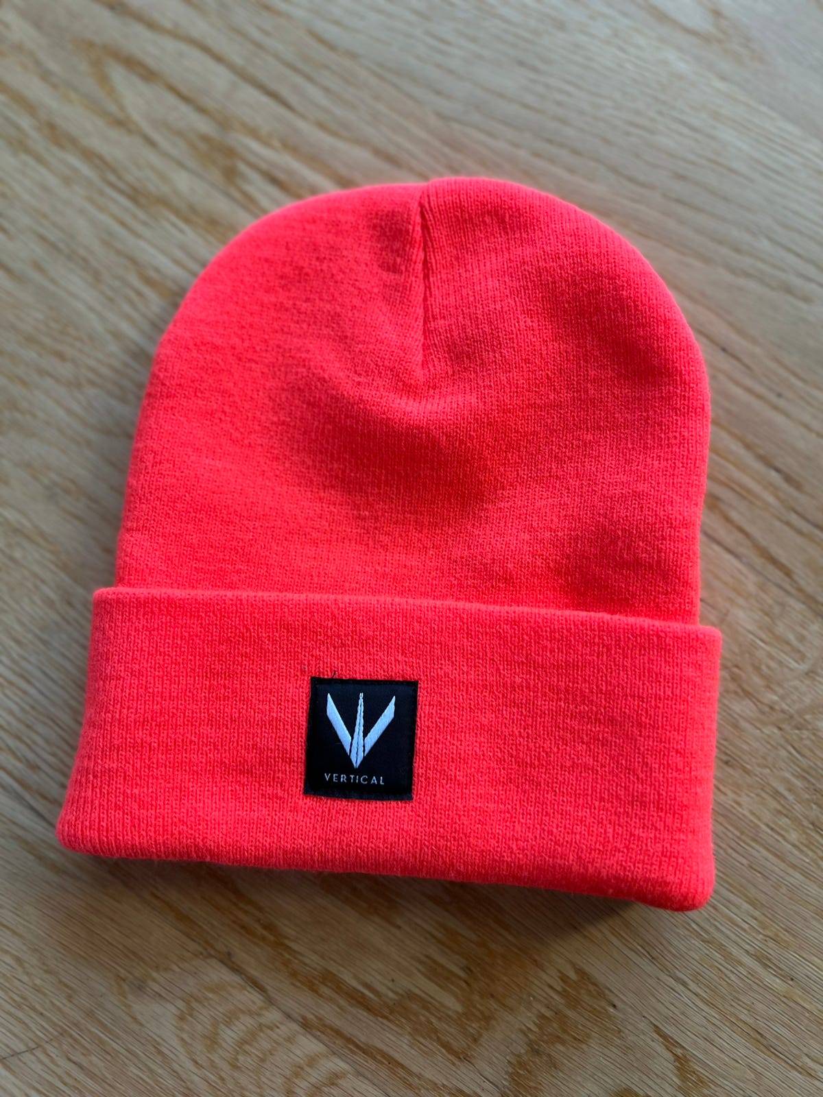 Lue fra Vertical i neon-oransje | FINN-torget