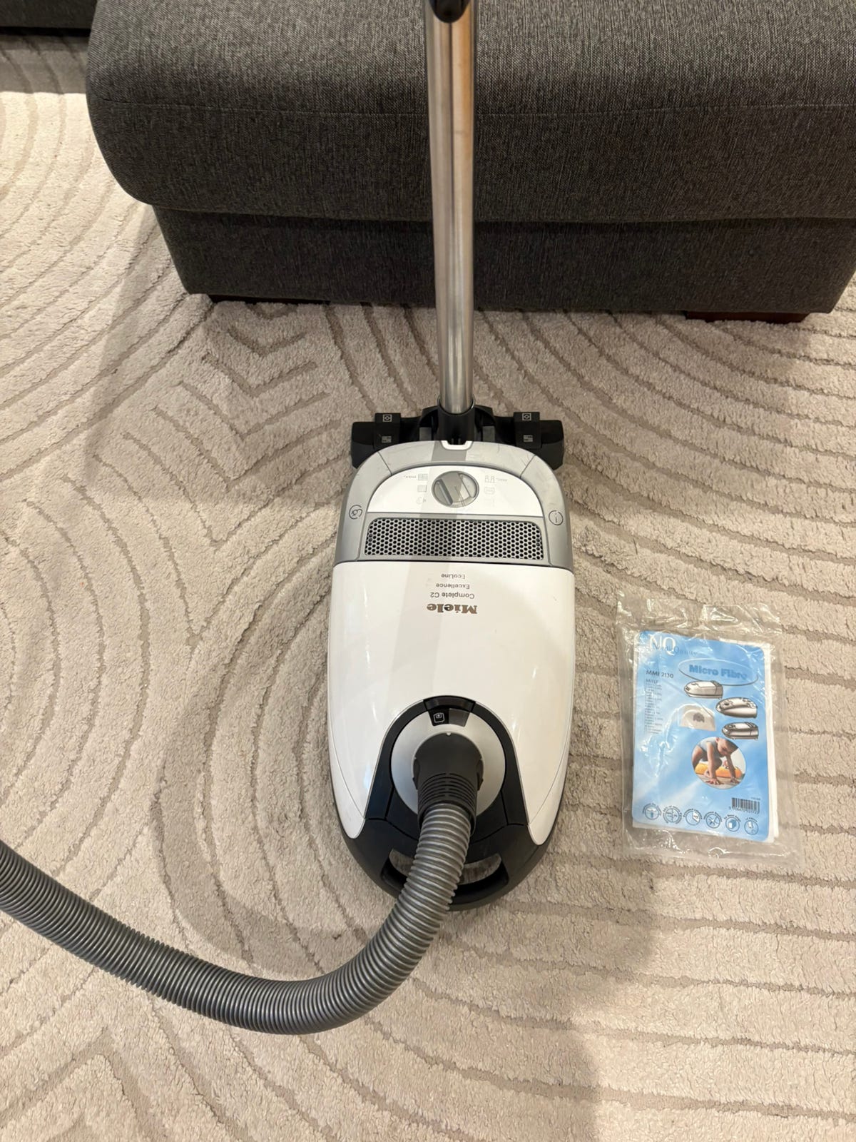 Miele Complete C2 støvsuger – munnstykker og ny pose medfølger | FINN ...