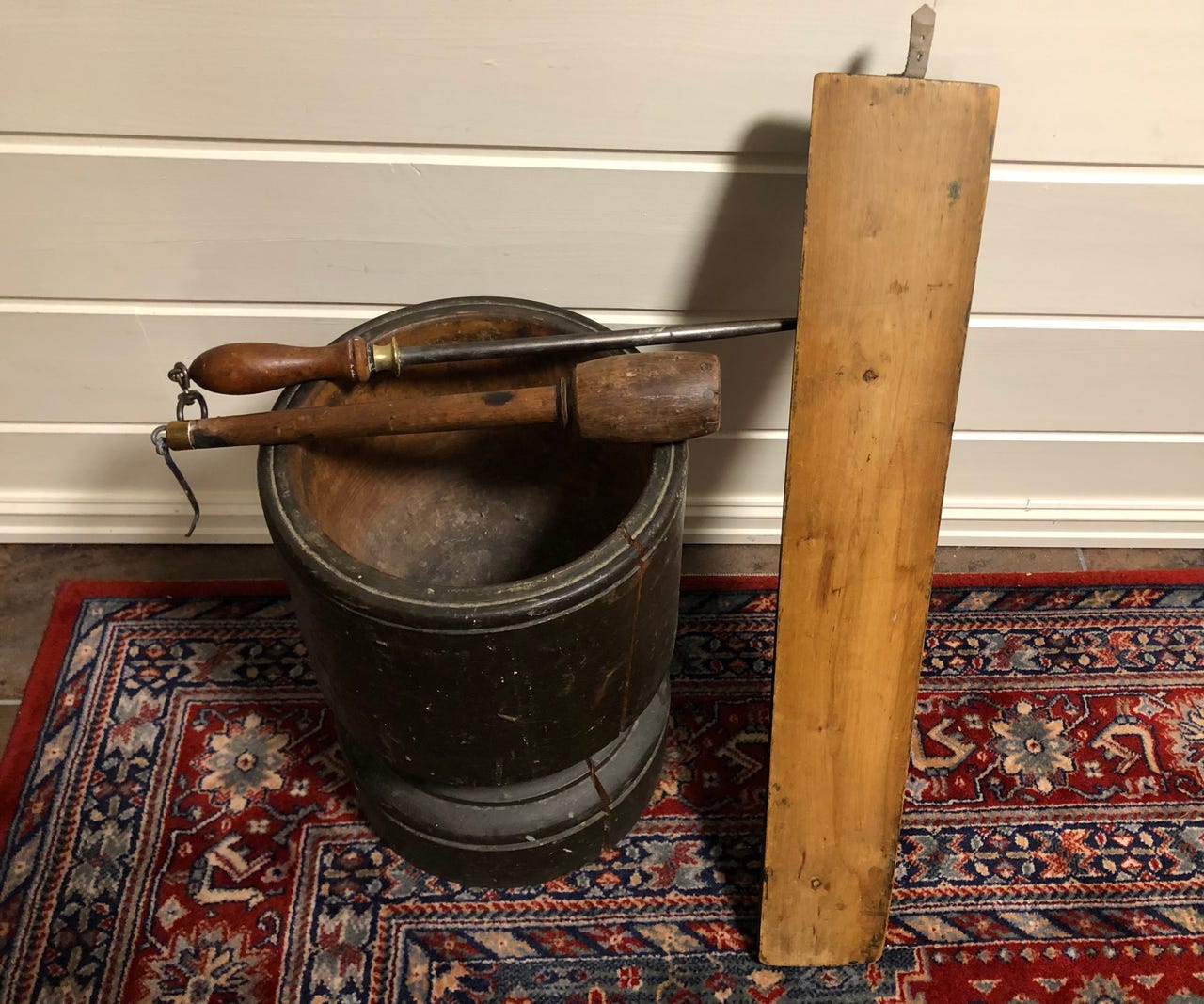 Mangletre fra 1877, stor & solid morter, gammel stamp/klubbe og ...