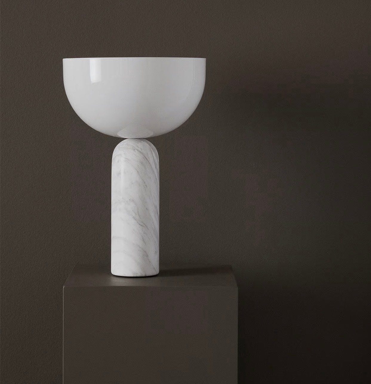 New Works Lars Tornøe bordlampe i hvit marmor Large belysning | FINN-torget