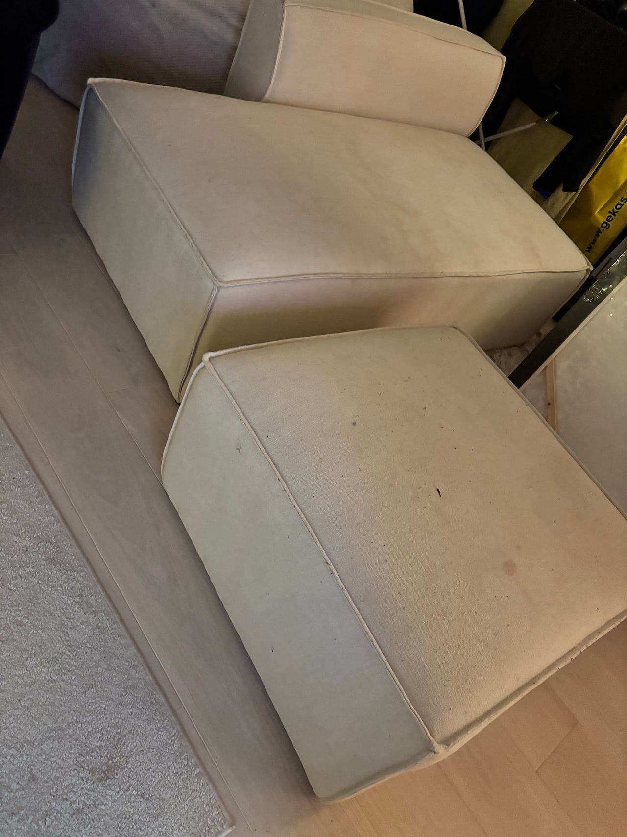 Gis bort sofa og puff | FINN-torget