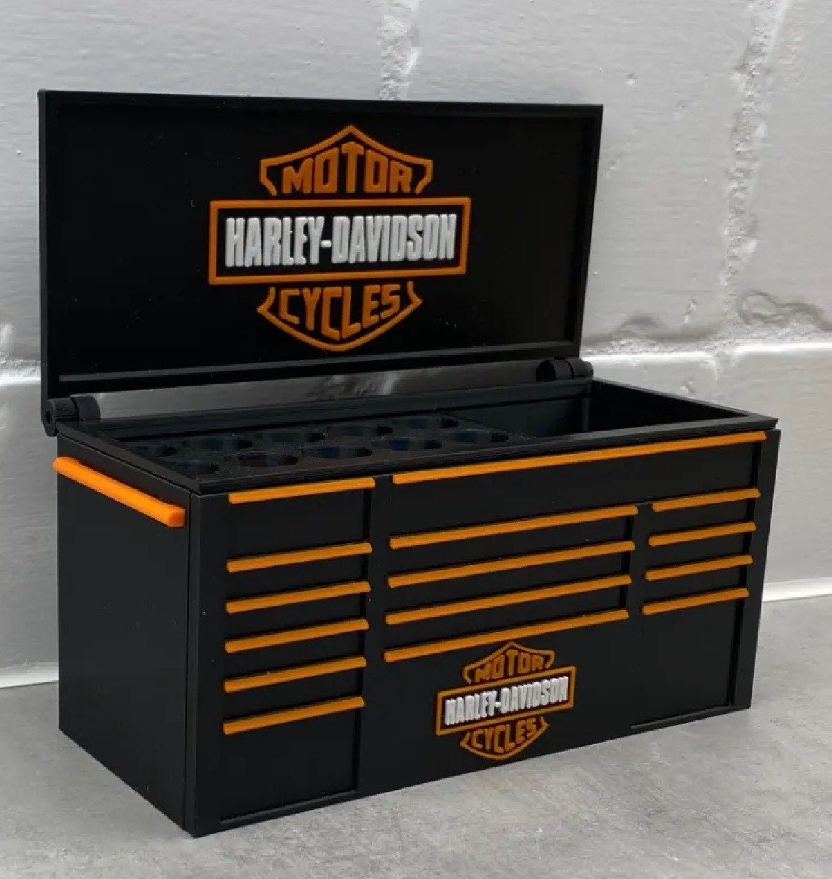 Harley-Davidson Verktøykasse svart og oransje | FINN-torget