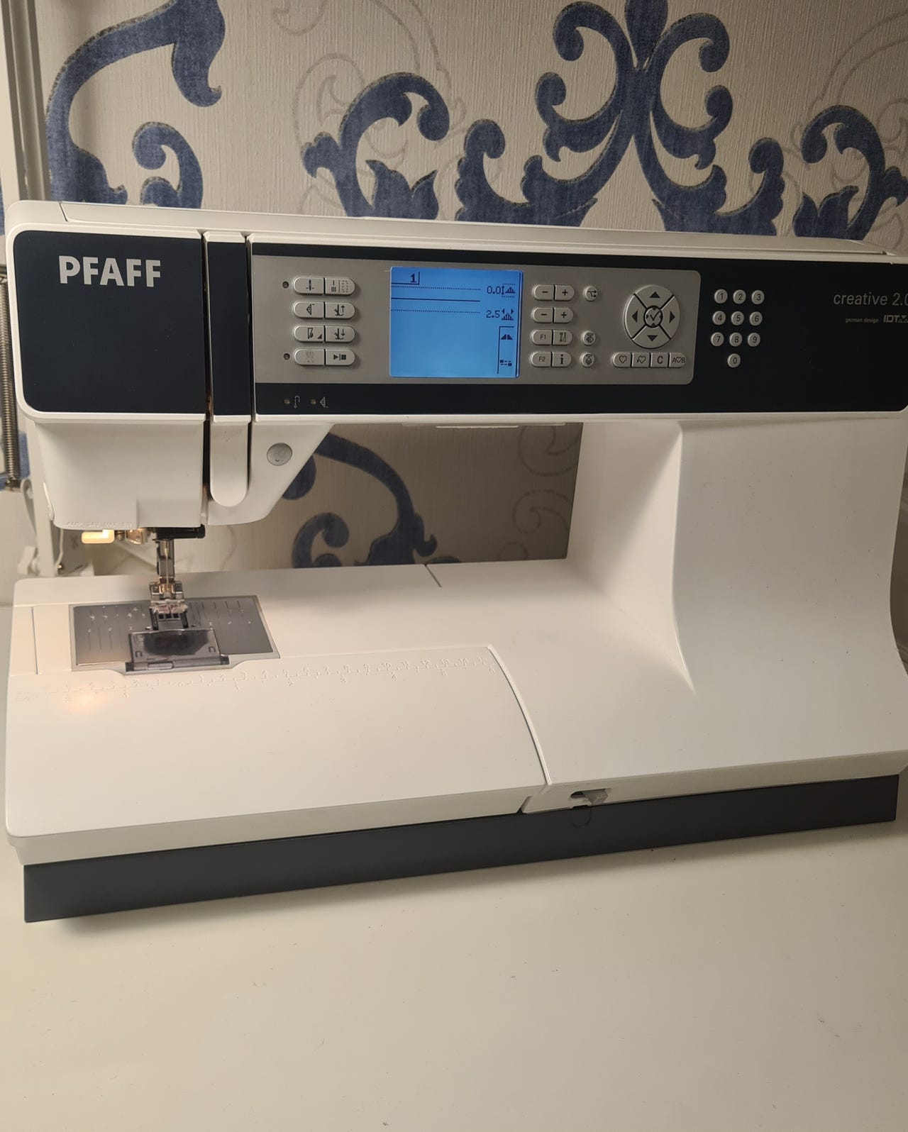 Pfaff creative 2.0 sy og broderimaskin | FINN-torget