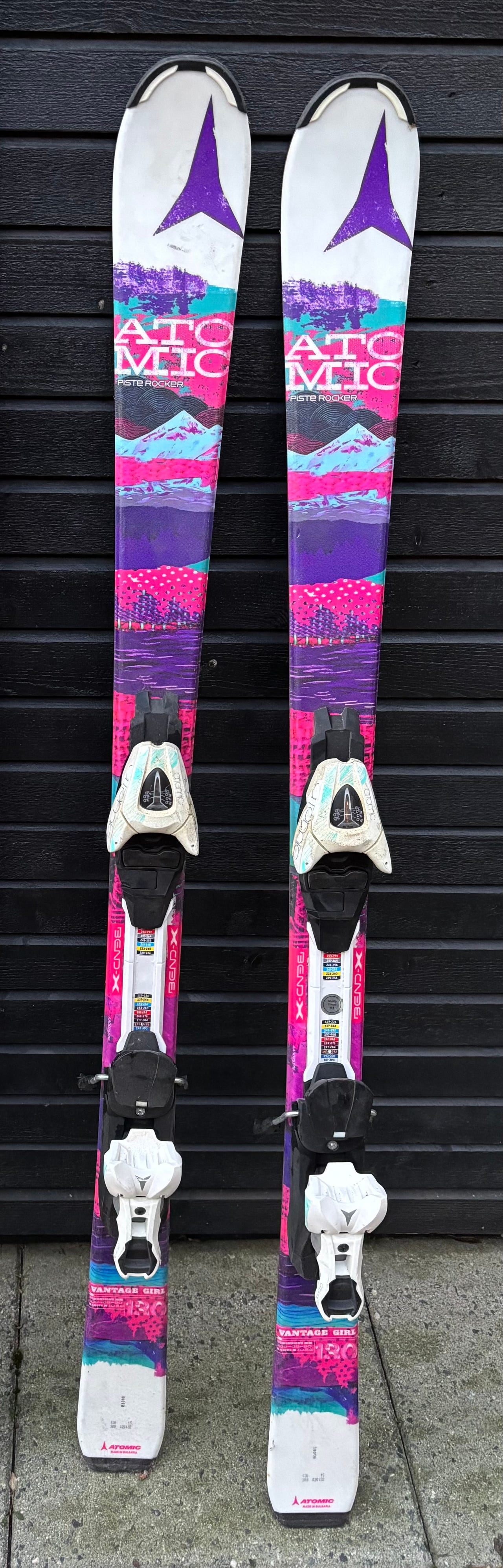 Pent brukte Atomic alpinski, barn/nybegynner | FINN-torget