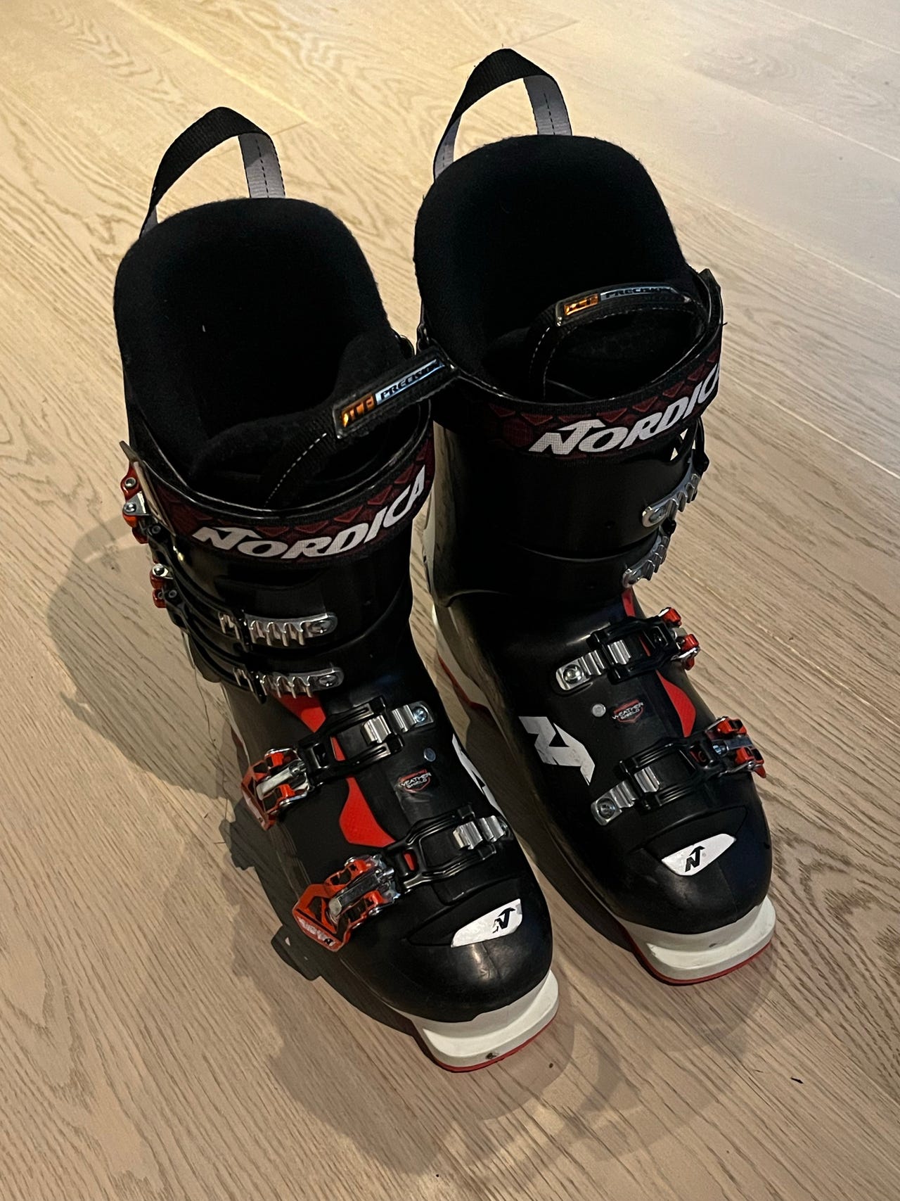 Nordica Speed machine 100, str 26.5 (EUR 41) | FINN-torget