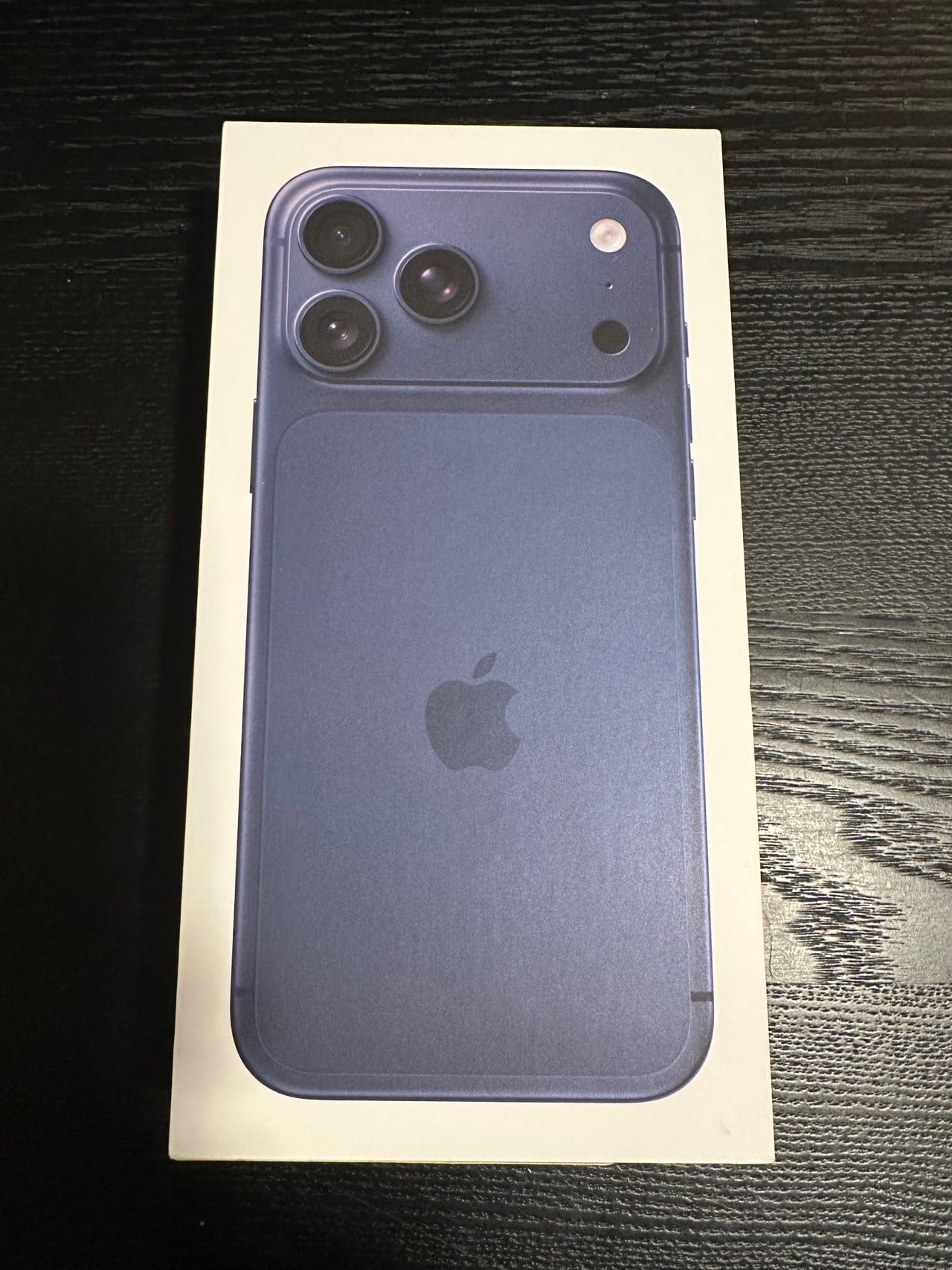 Helt ny iPhone 17 Pro Max – 512 GB – Deep Blue (Forseglet eske) | FINN ...