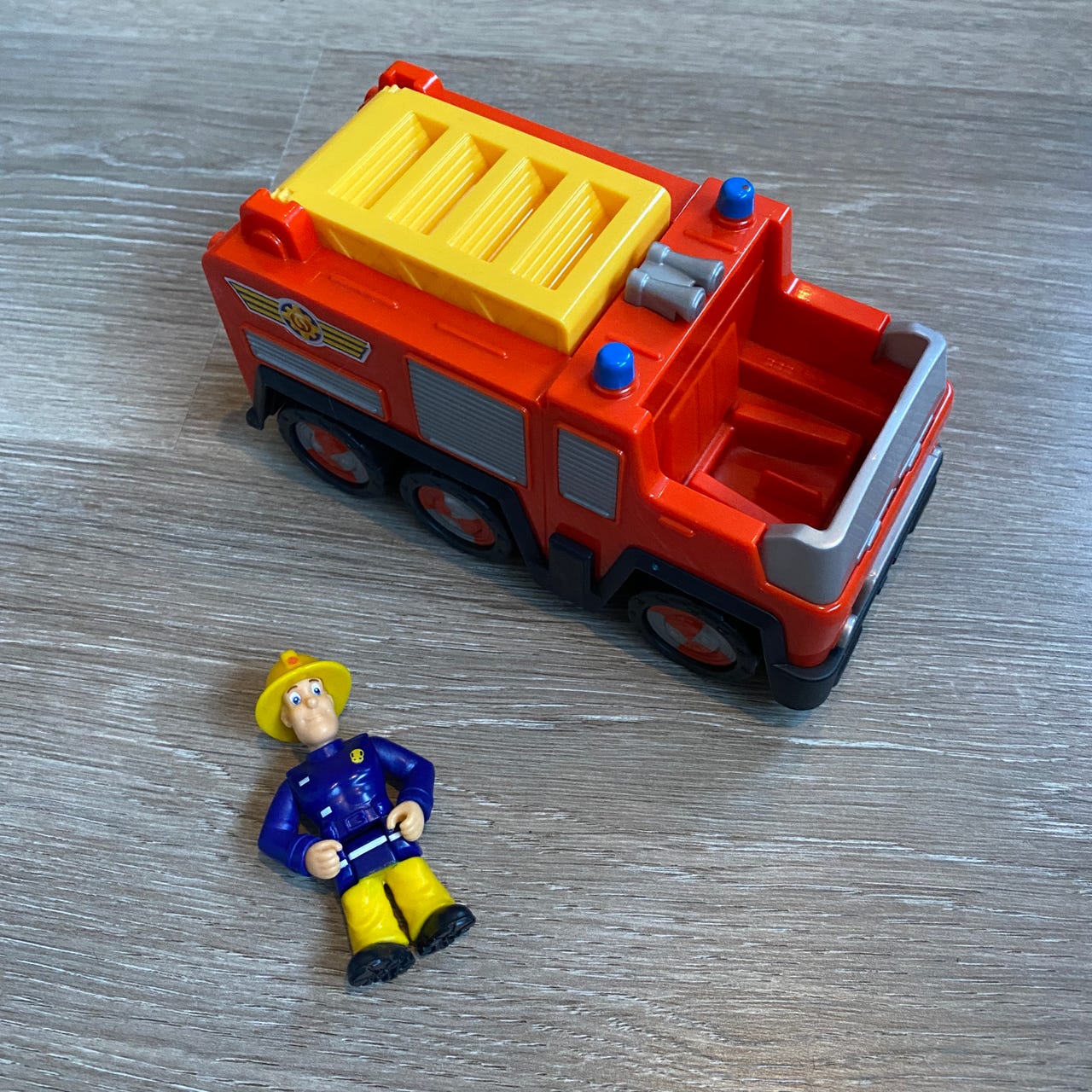 Brannmann Sam og brannbilen hans | FINN-torget