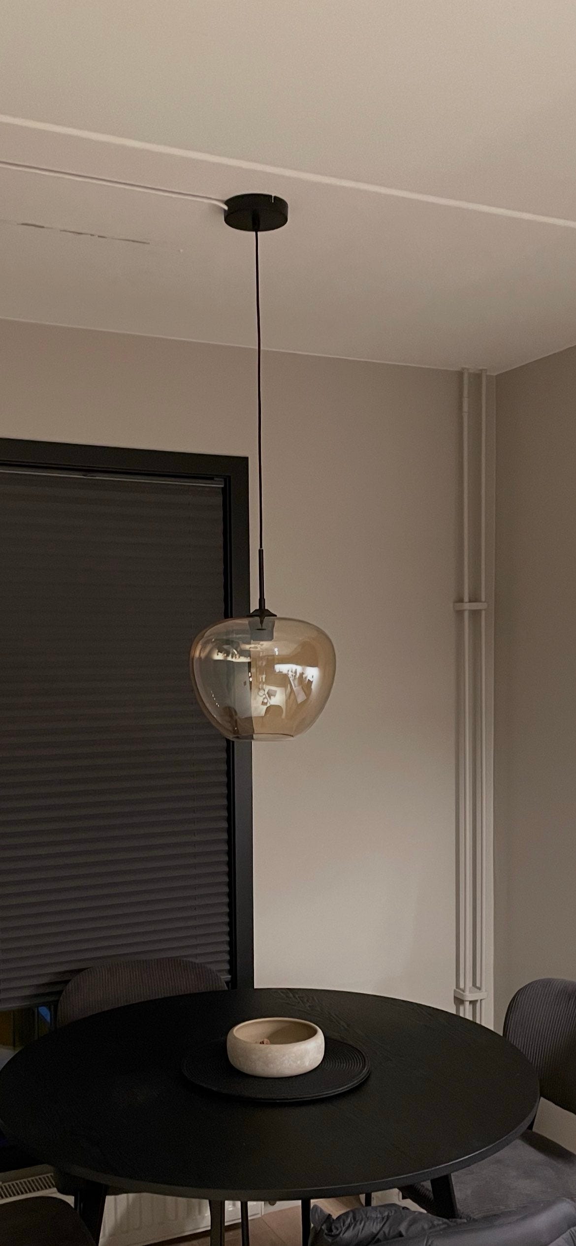 Losby, Liten takpendel i amber glass | FINN-torget