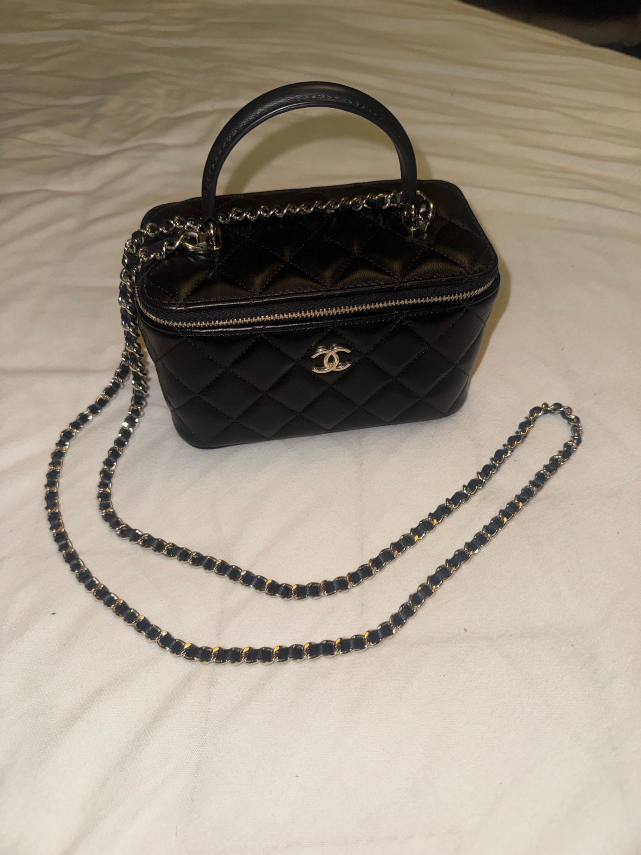Chanel Vanity a Chaine svart/ helt ny | FINN-torget