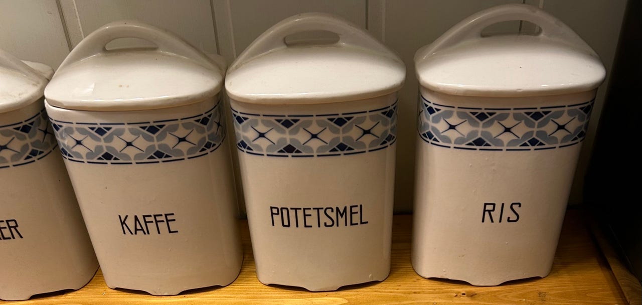 Kjøkken krukker av eldre årgang selges. | FINN-torget