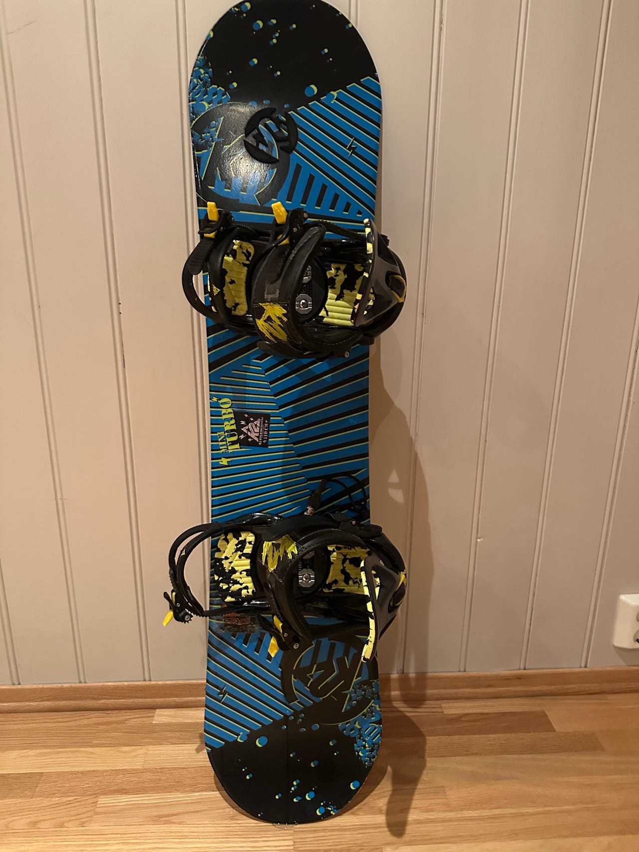 K2 snowboard og Burton snowboard sko | FINN-torget